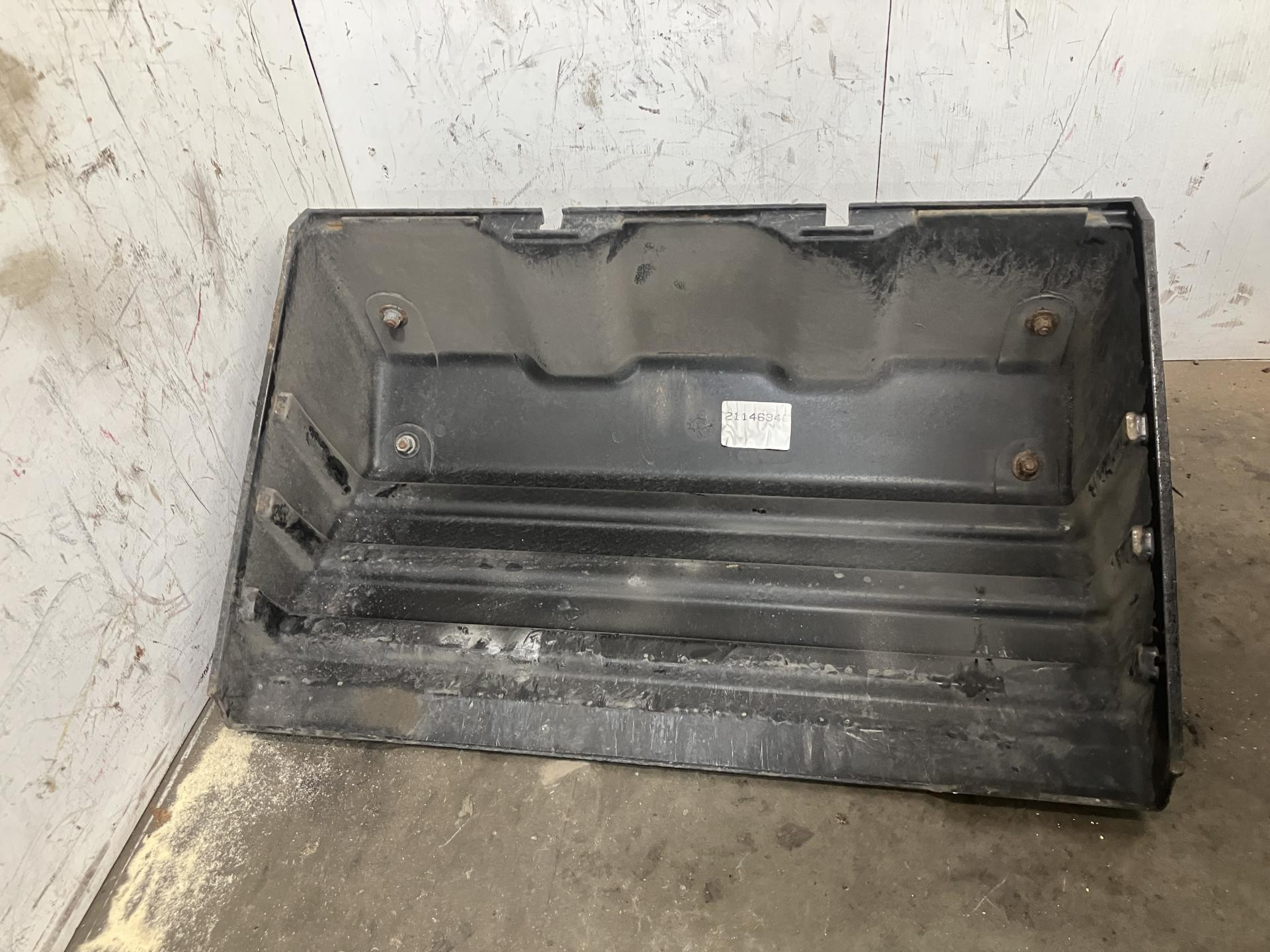 Volvo VNL Battery Box Cover for Sale