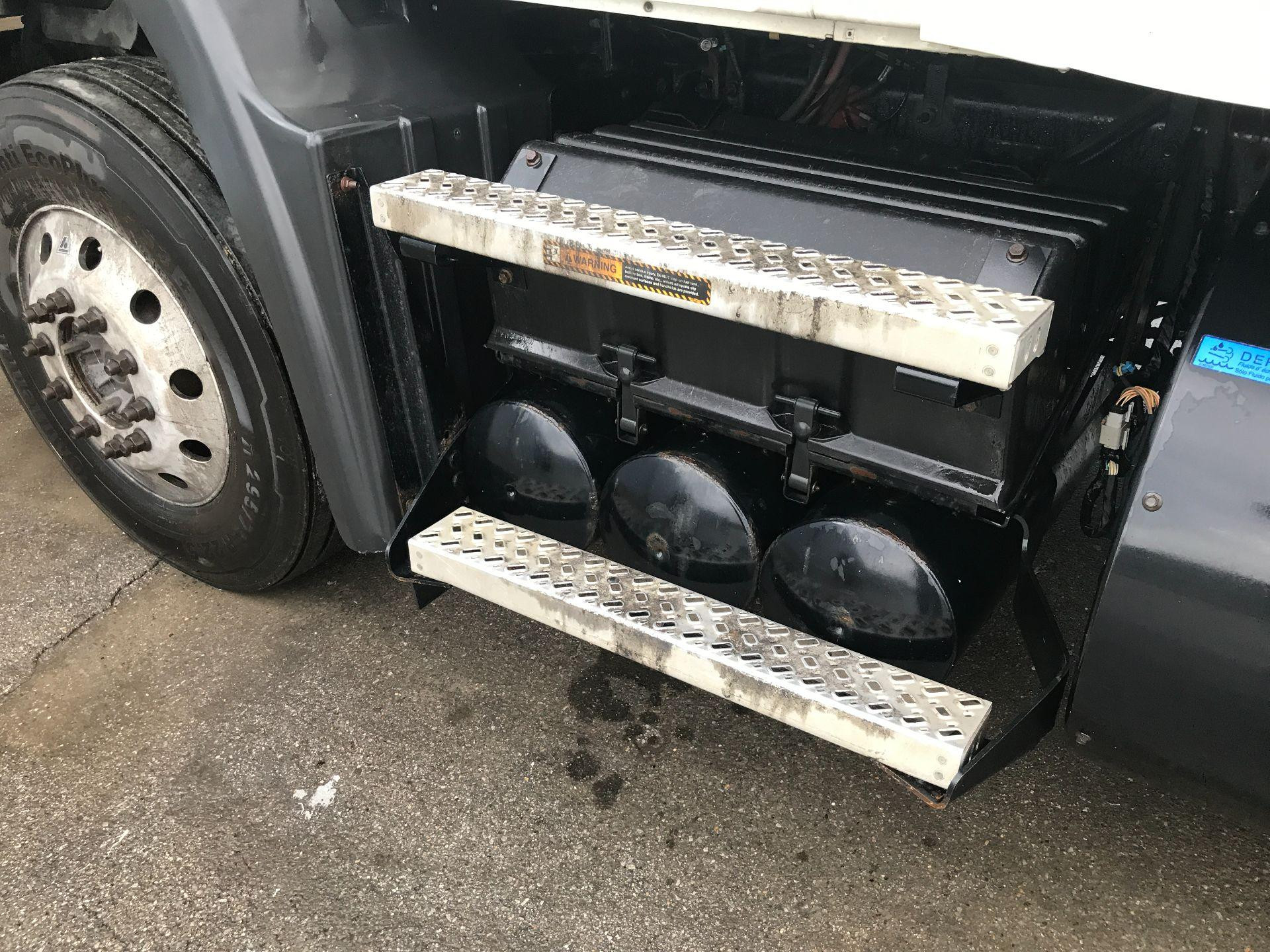 Mack CXU613 Battery Box Cover for Sale