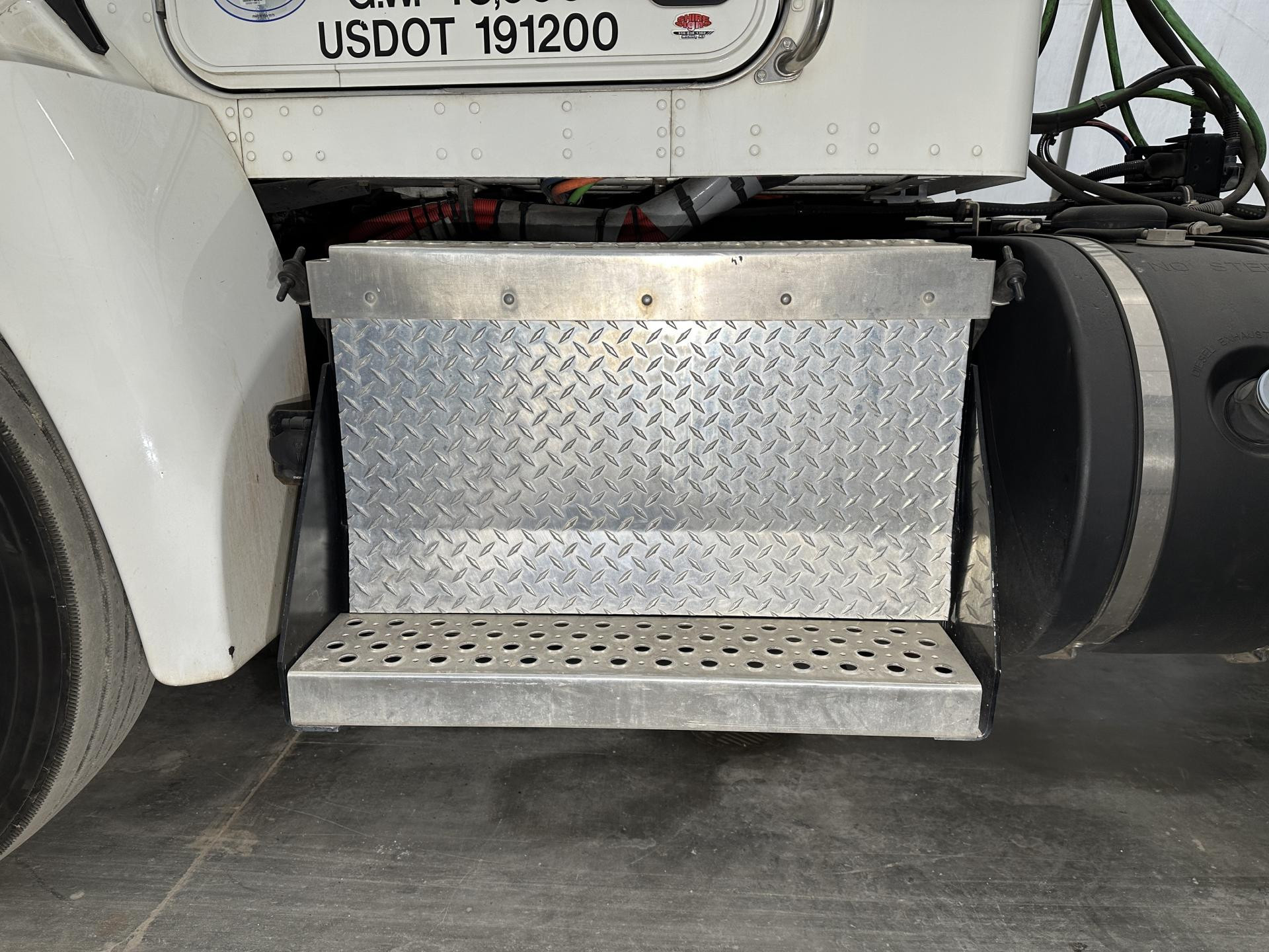 Kenworth T370 Battery Box for Sale