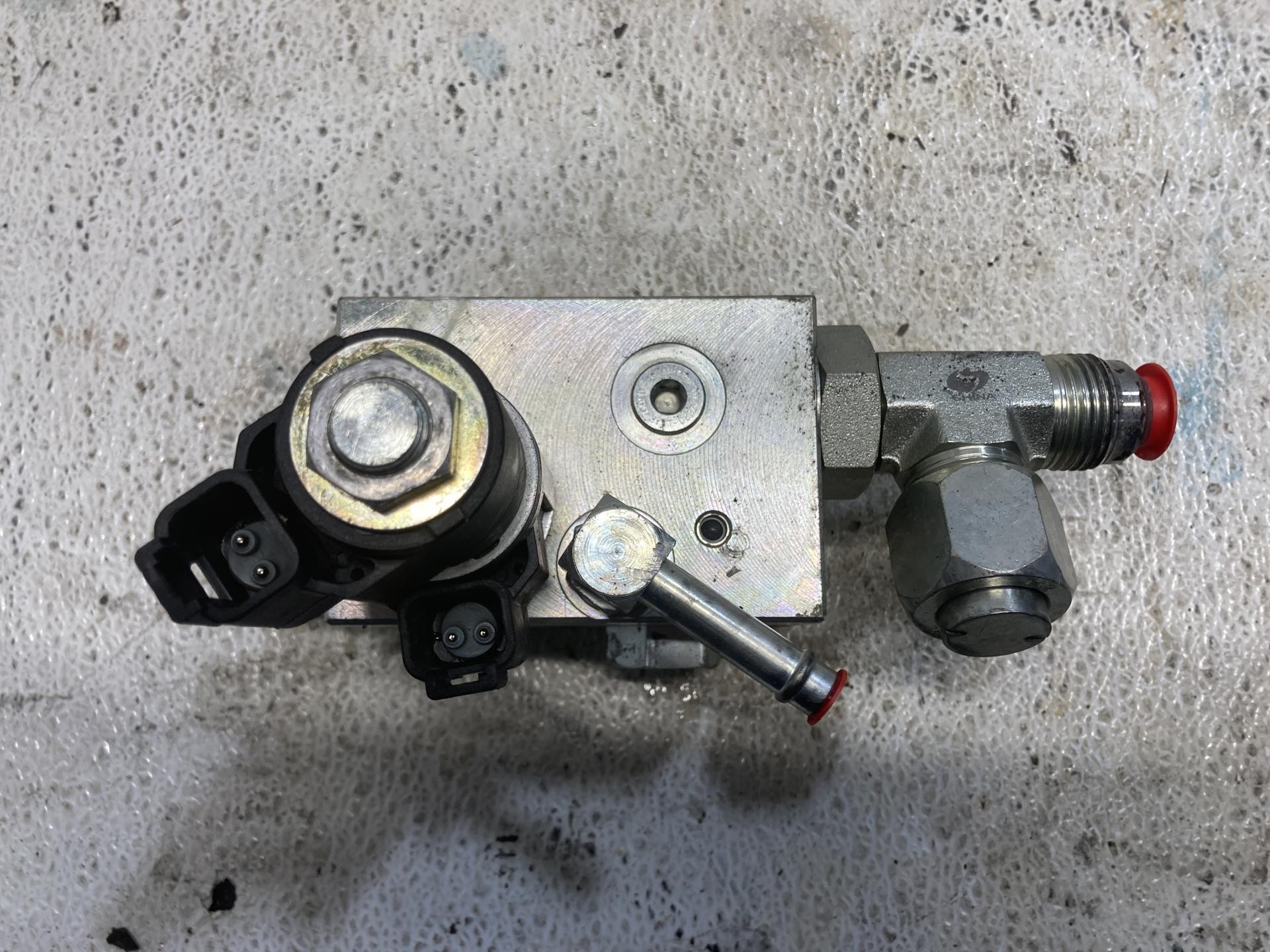 7273570 | Bobcat S770 Hydraulic Valve for Sale