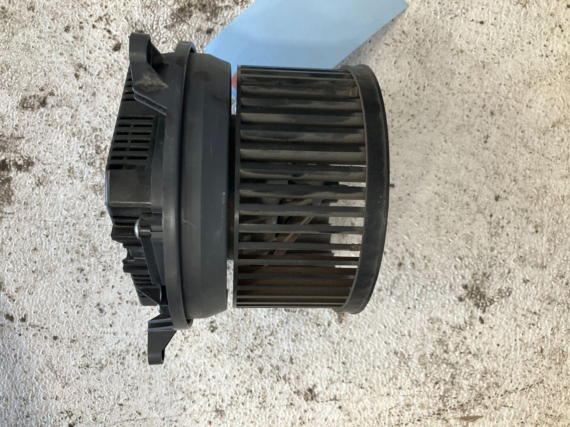 T77421A | Freightliner M2 106 Blower Motor (HVAC) for Sale