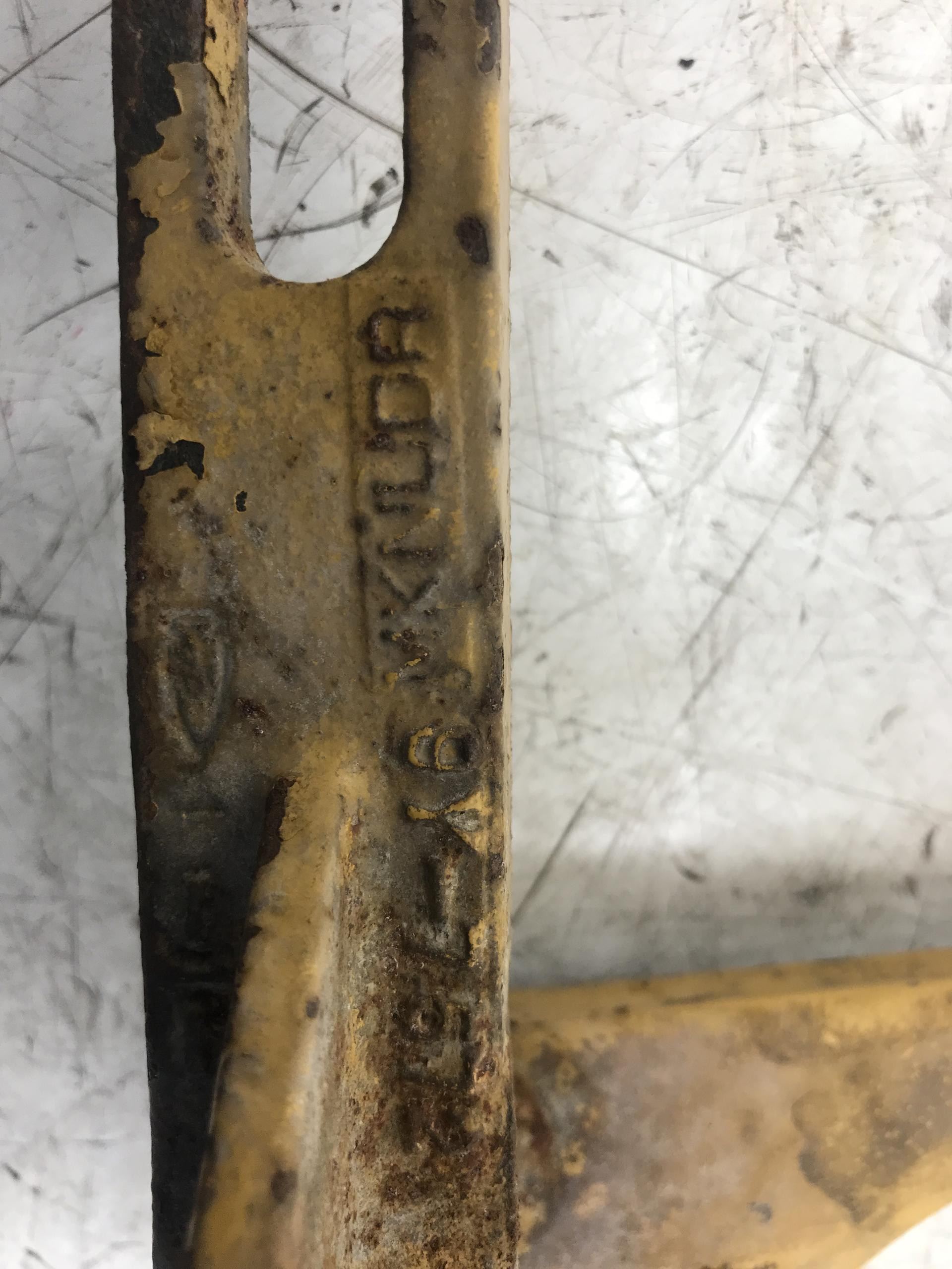 9Y7574 | CAT 3176 Engine Bracket for Sale