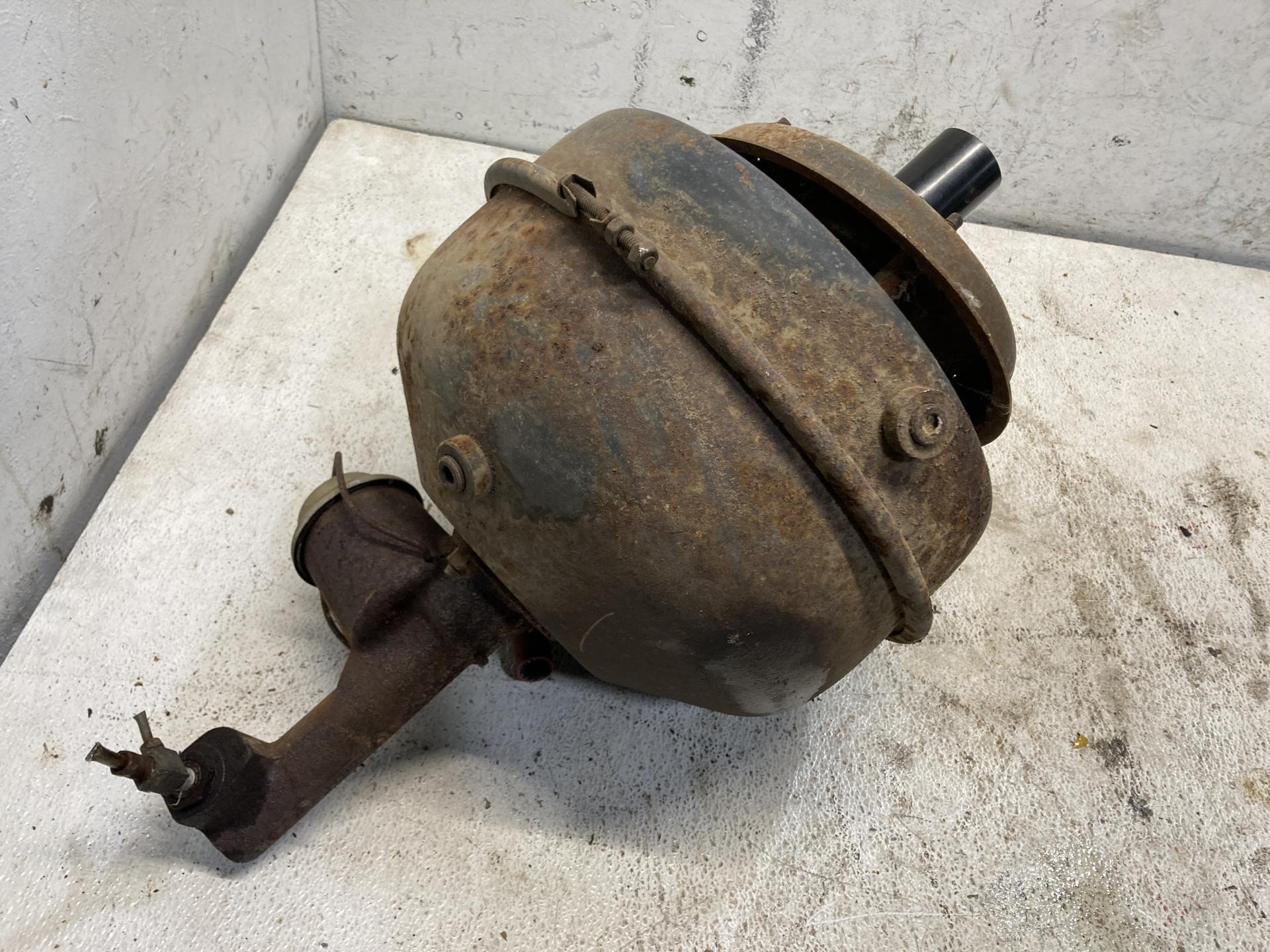 Ford LN700 Vacuum Booster for Sale