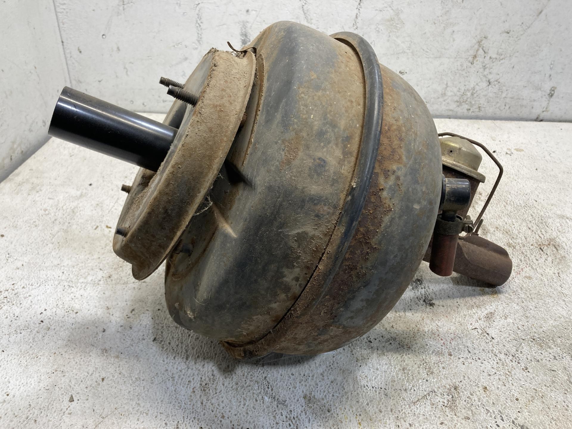 Ford LN700 Vacuum Booster for Sale