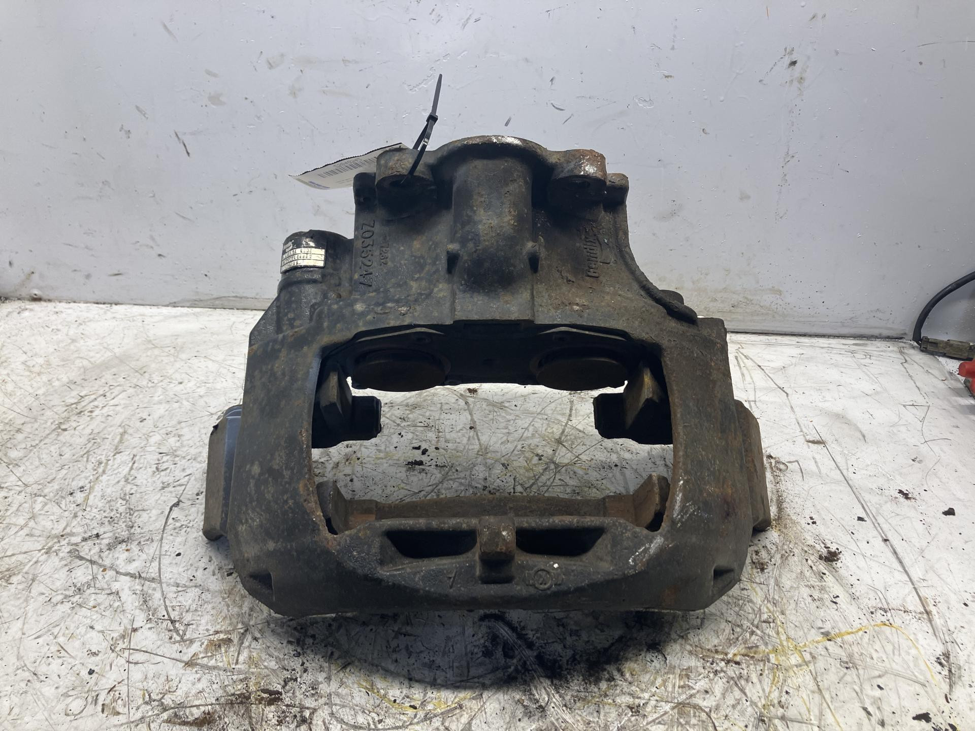 Mack CXU613 Caliper for Sale