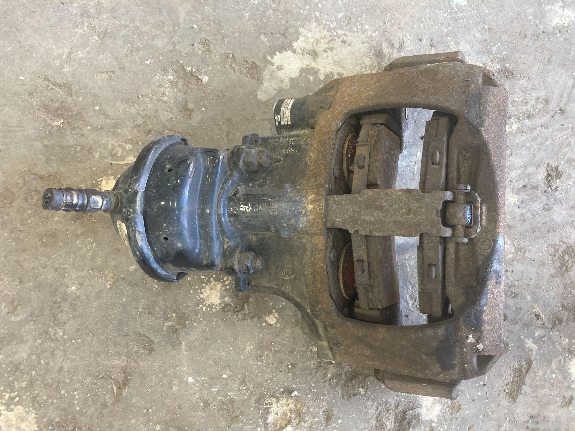 Z035248 | Mack CXU613 Caliper for Sale
