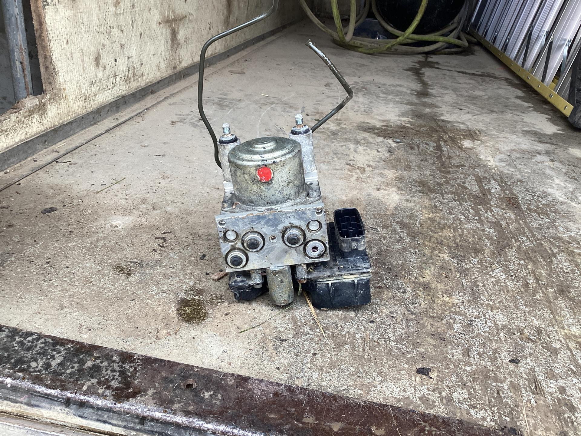 898155073 | Isuzu NPR Brake Control Module (ABS) for Sale