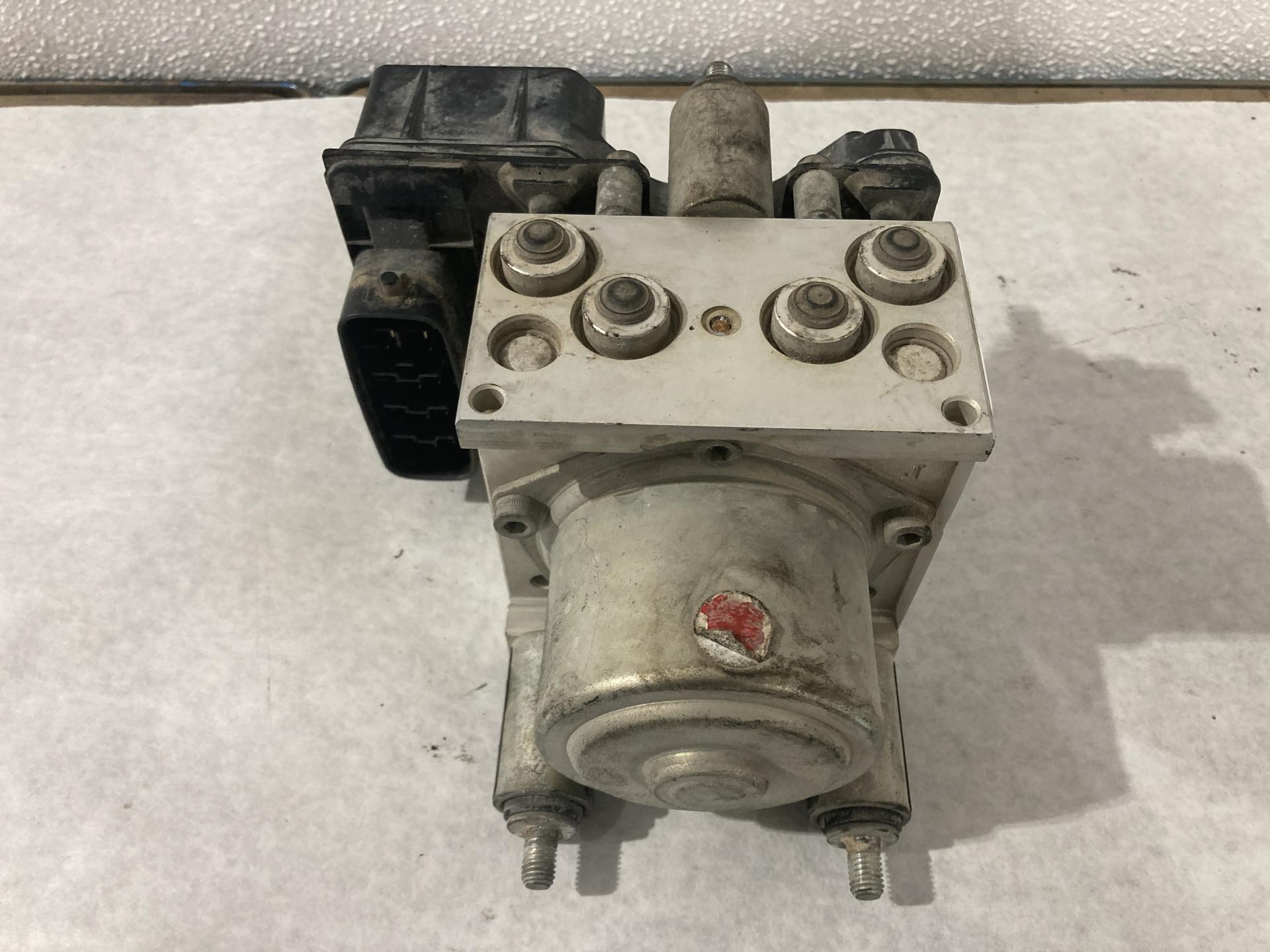 898089417 | Isuzu NPR Brake Control Module (ABS) for Sale