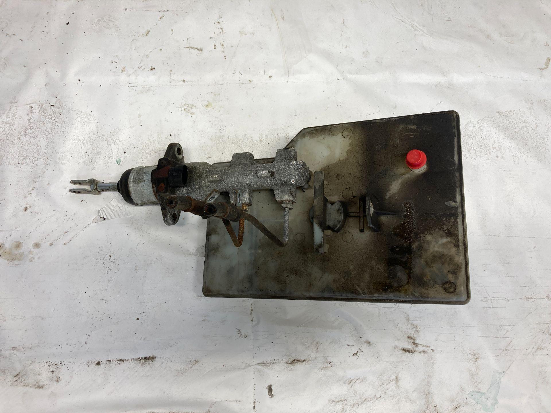Ford F650 Master Cylinder for Sale