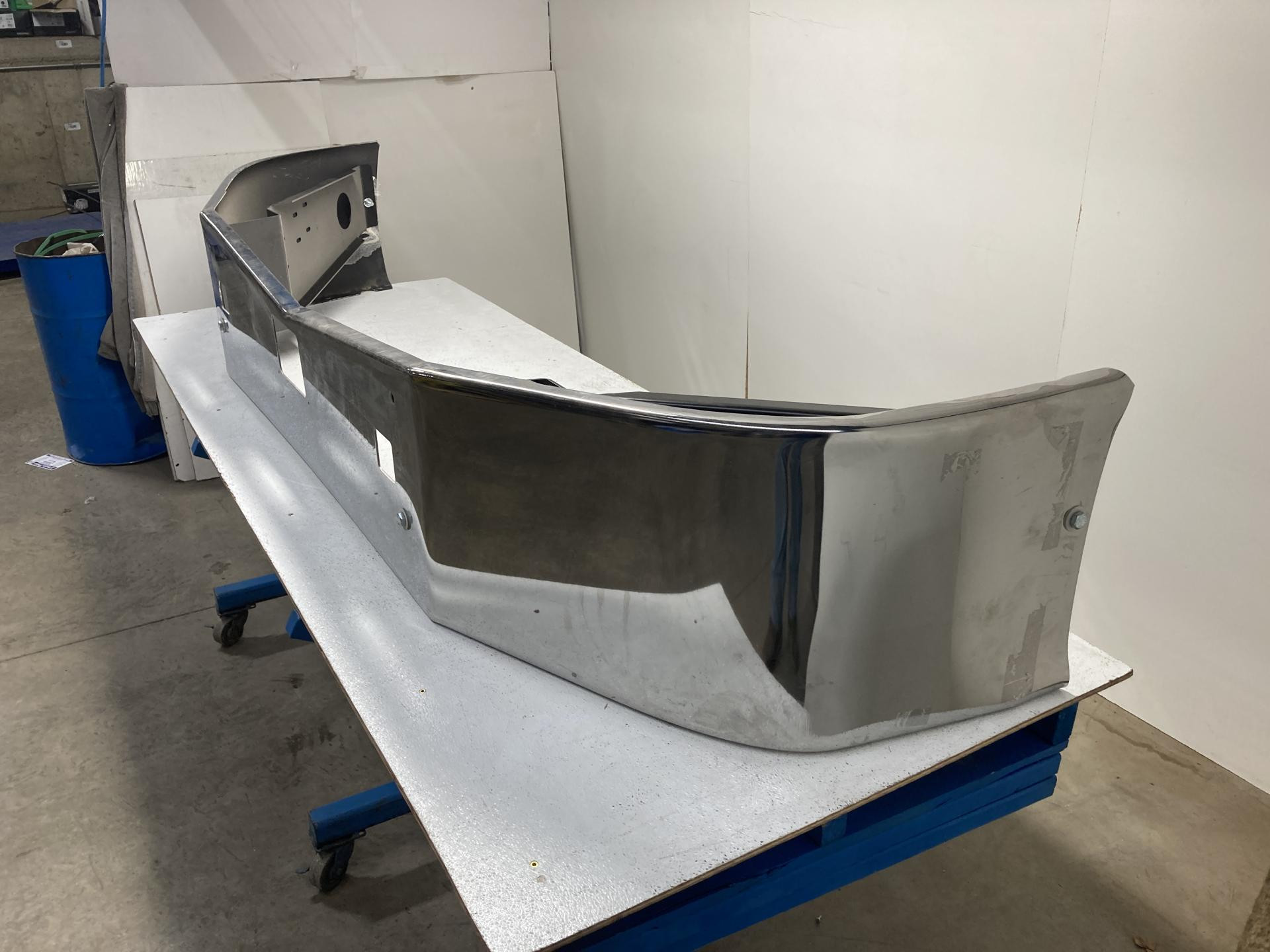 HZ001016YV4 | Peterbilt 579 Bumper for Sale