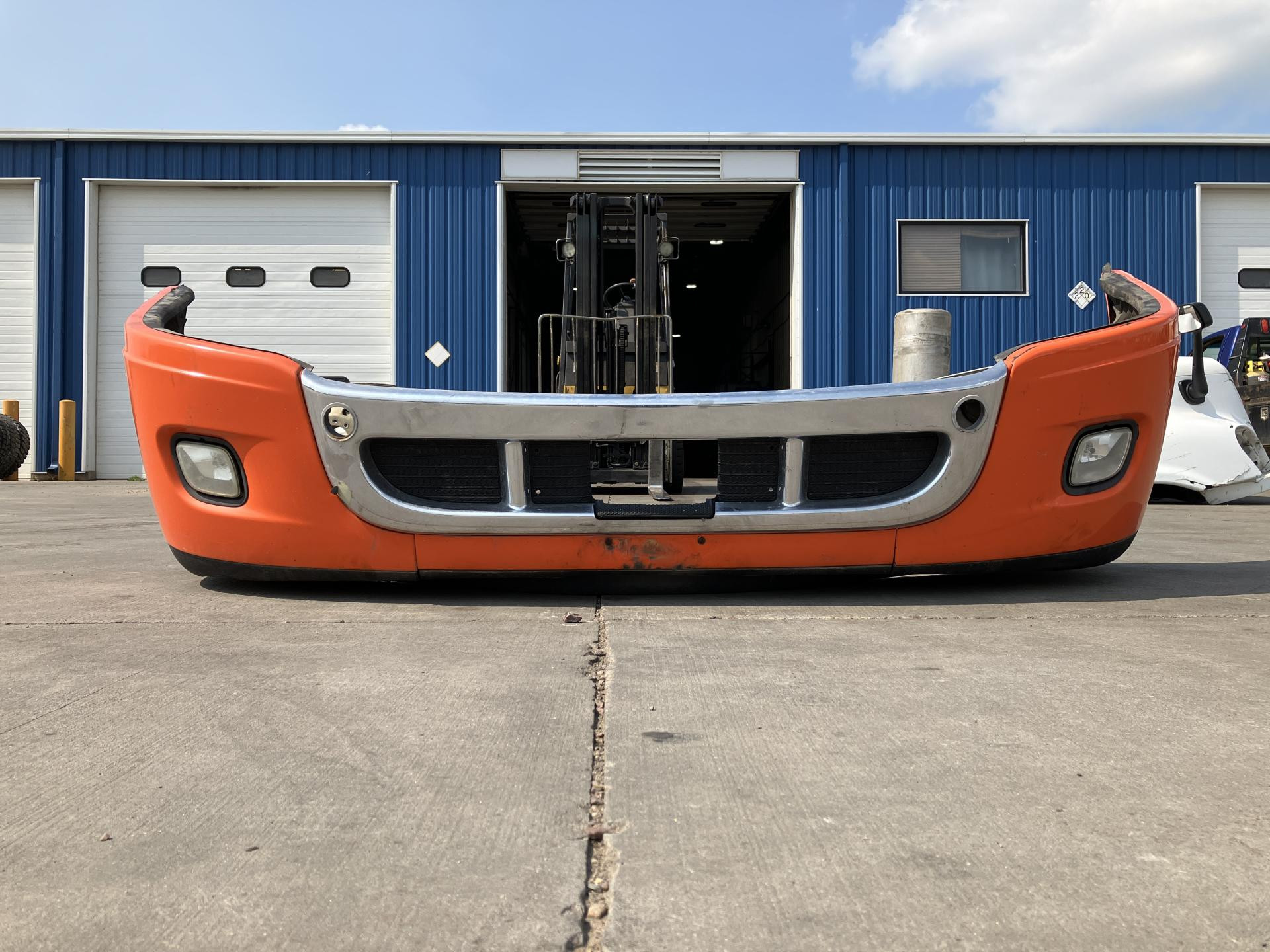 N/A | Freightliner CASCADIA Bumper for Sale