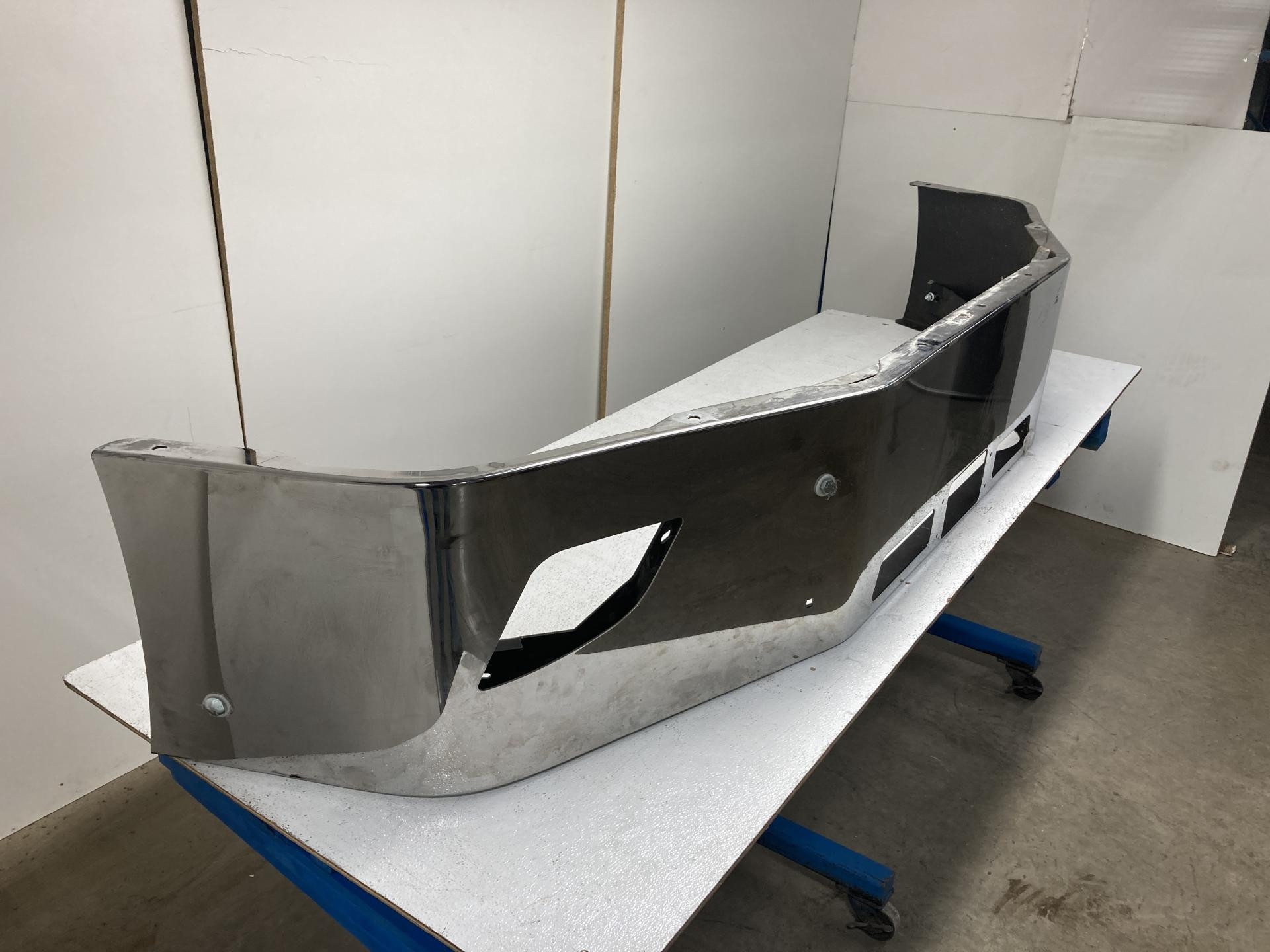 COJ501116ZV6 | Freightliner CASCADIA Bumper for Sale