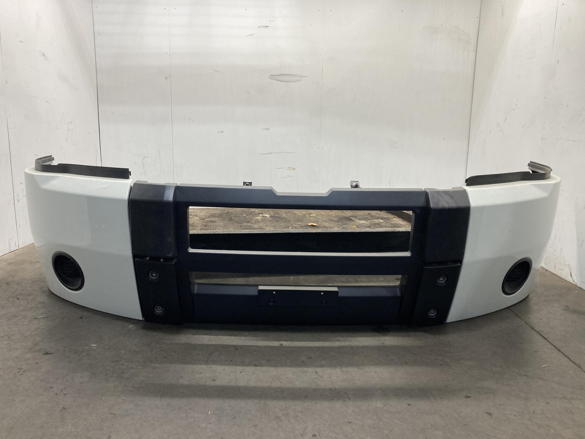 Mack ANTHEM (AN) Bumper for Sale