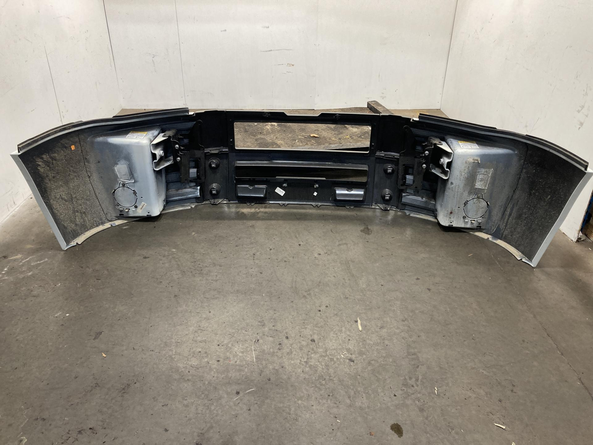 Mack ANTHEM (AN) Bumper for Sale