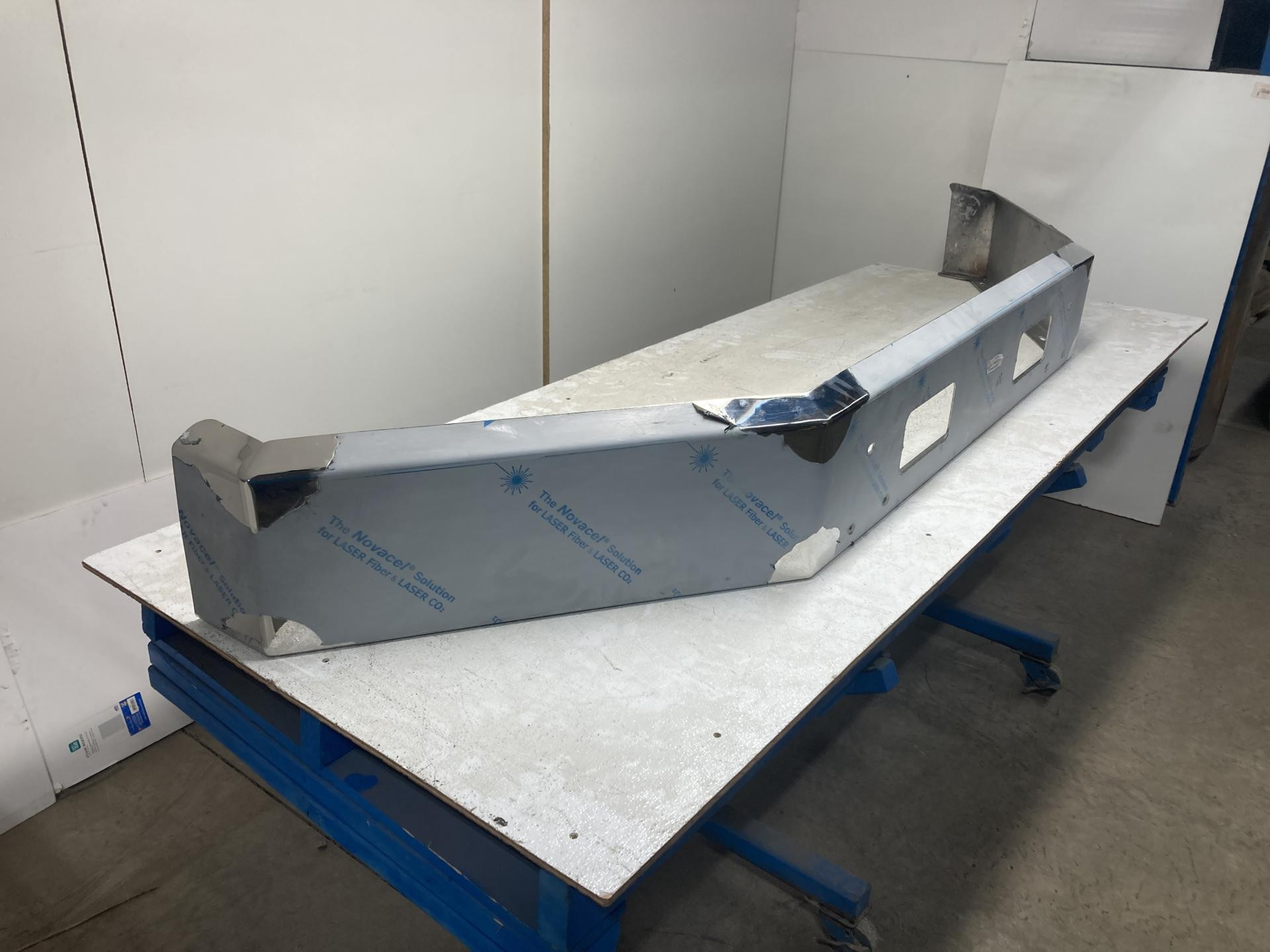 SO4S030520 | Ford L9000 Bumper for Sale