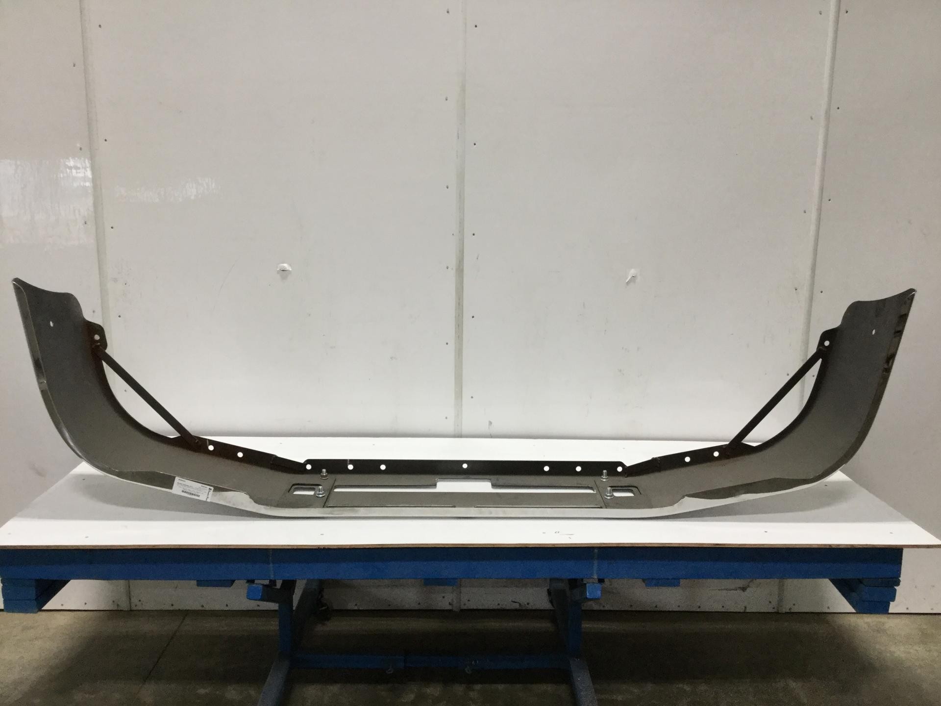 FH-0011-15 | Kenworth T600 Bumper for Sale