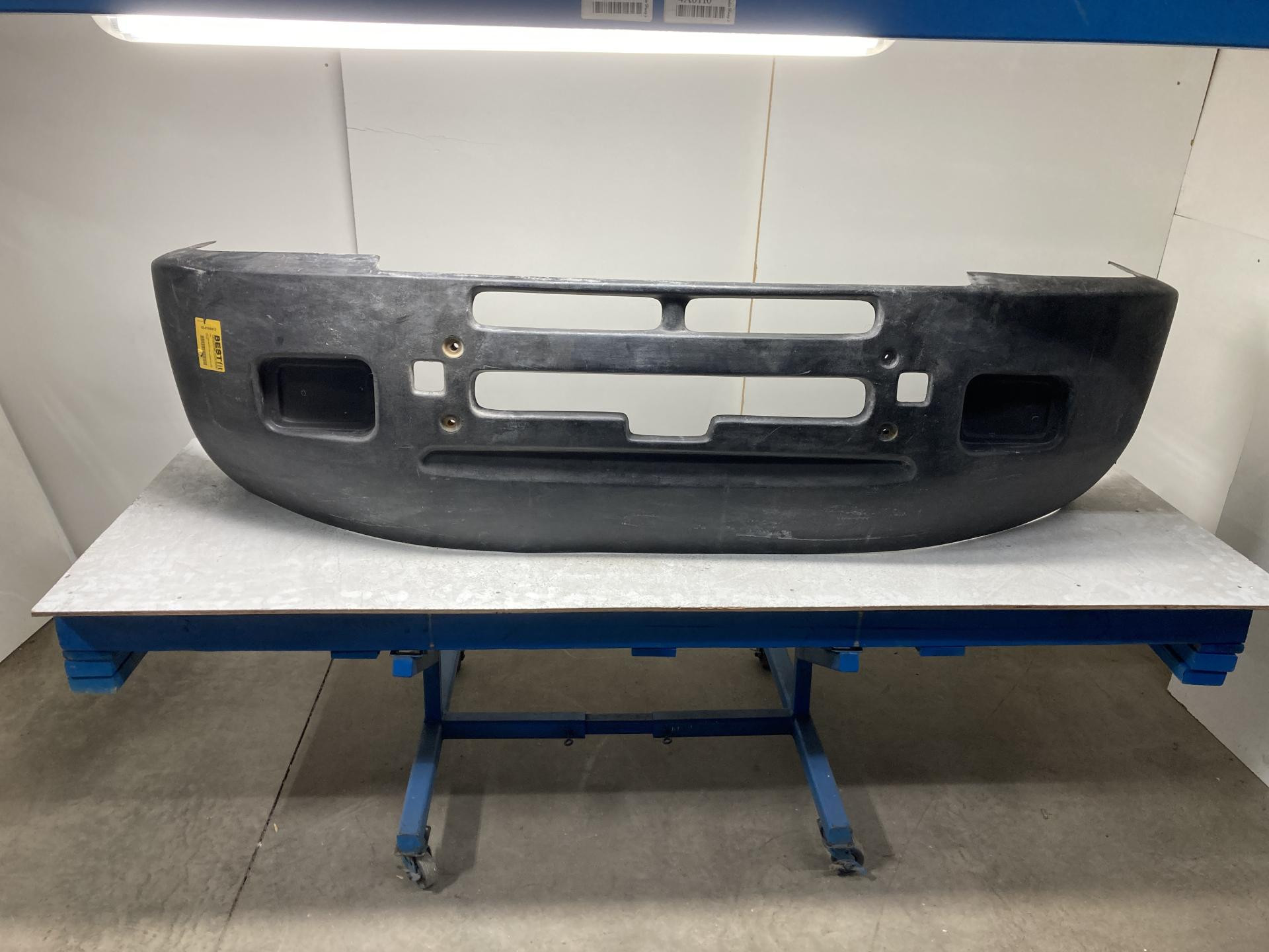 02-0104012 | Kenworth T600 Bumper for Sale