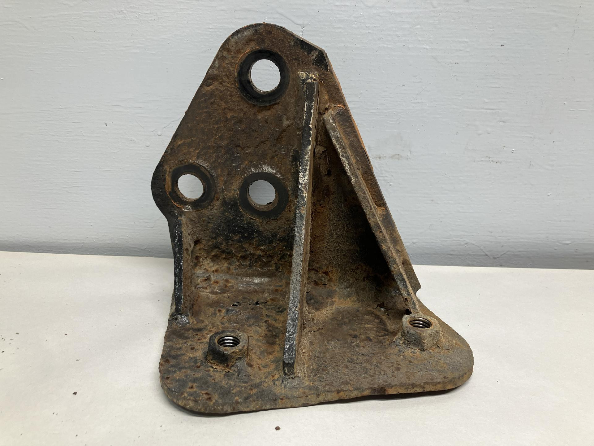 Ford L8513 Bumper Bracket for Sale