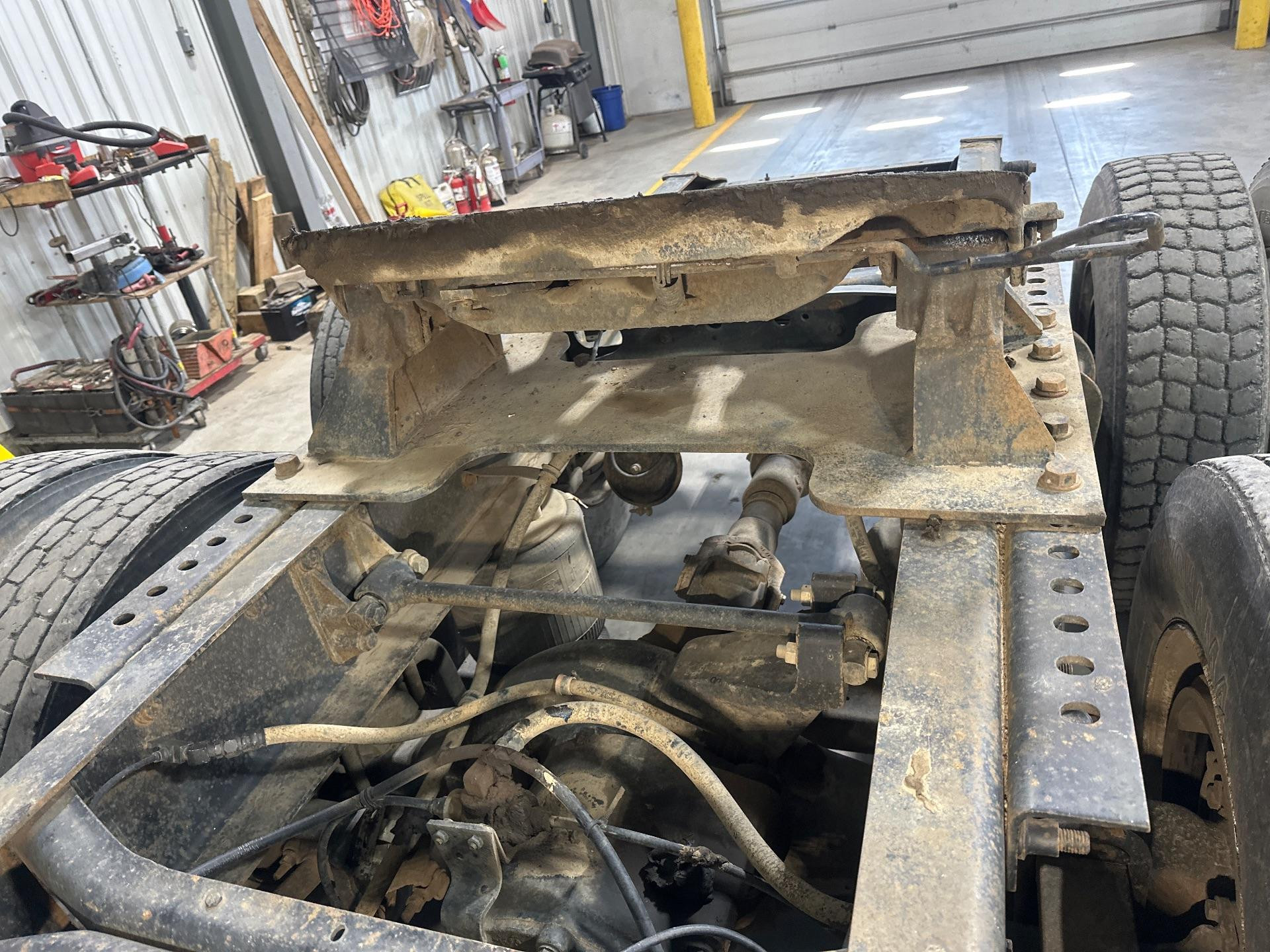 FW8-07690 | Holland FW8 Fifth Wheel for Sale