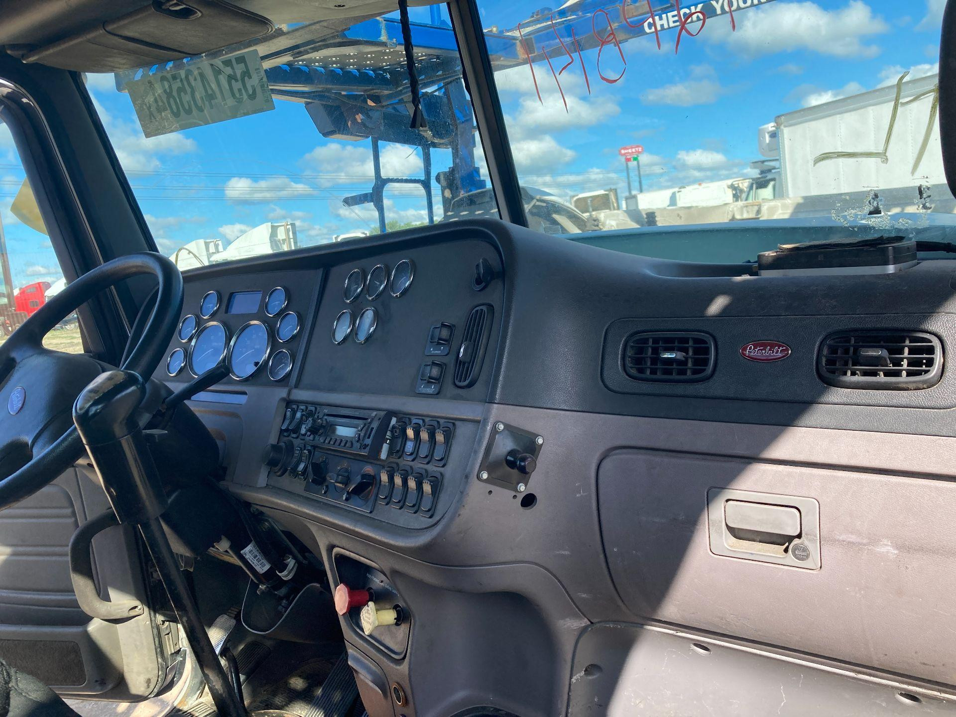 Peterbilt 365 Dash Assembly for Sale