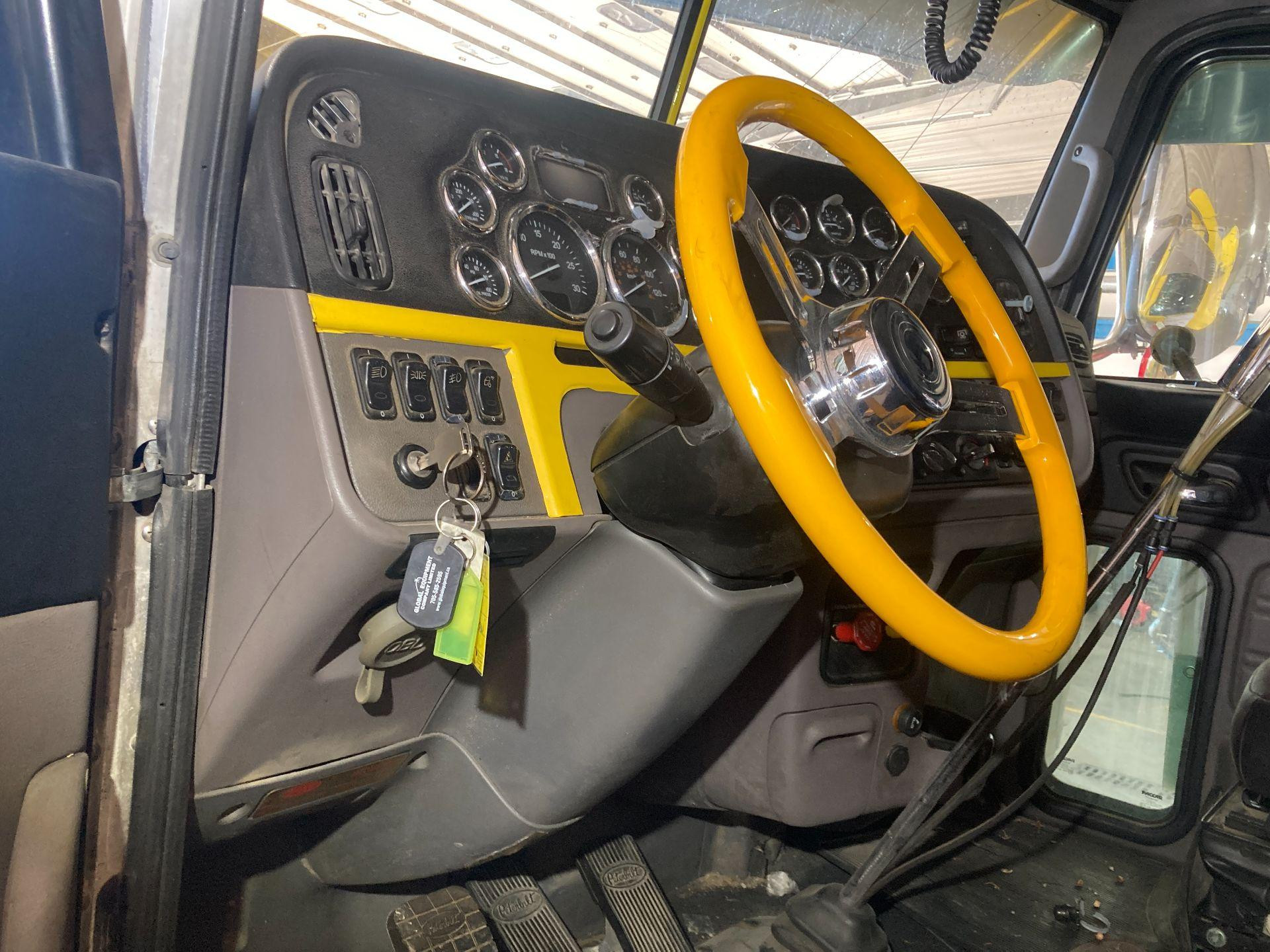 Peterbilt 389 Dash Assembly for Sale