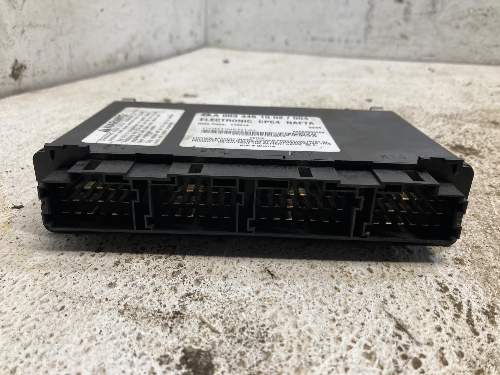 002 446 82 02/007 | Western Star Trucks 4800 Cab Control Module CECU for Sa