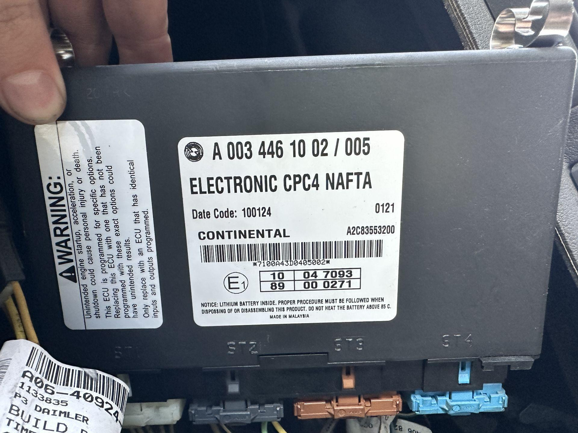 A 003 446 10 02 / 005 | Freightliner CASCADIA Cab Control Module CECU for S