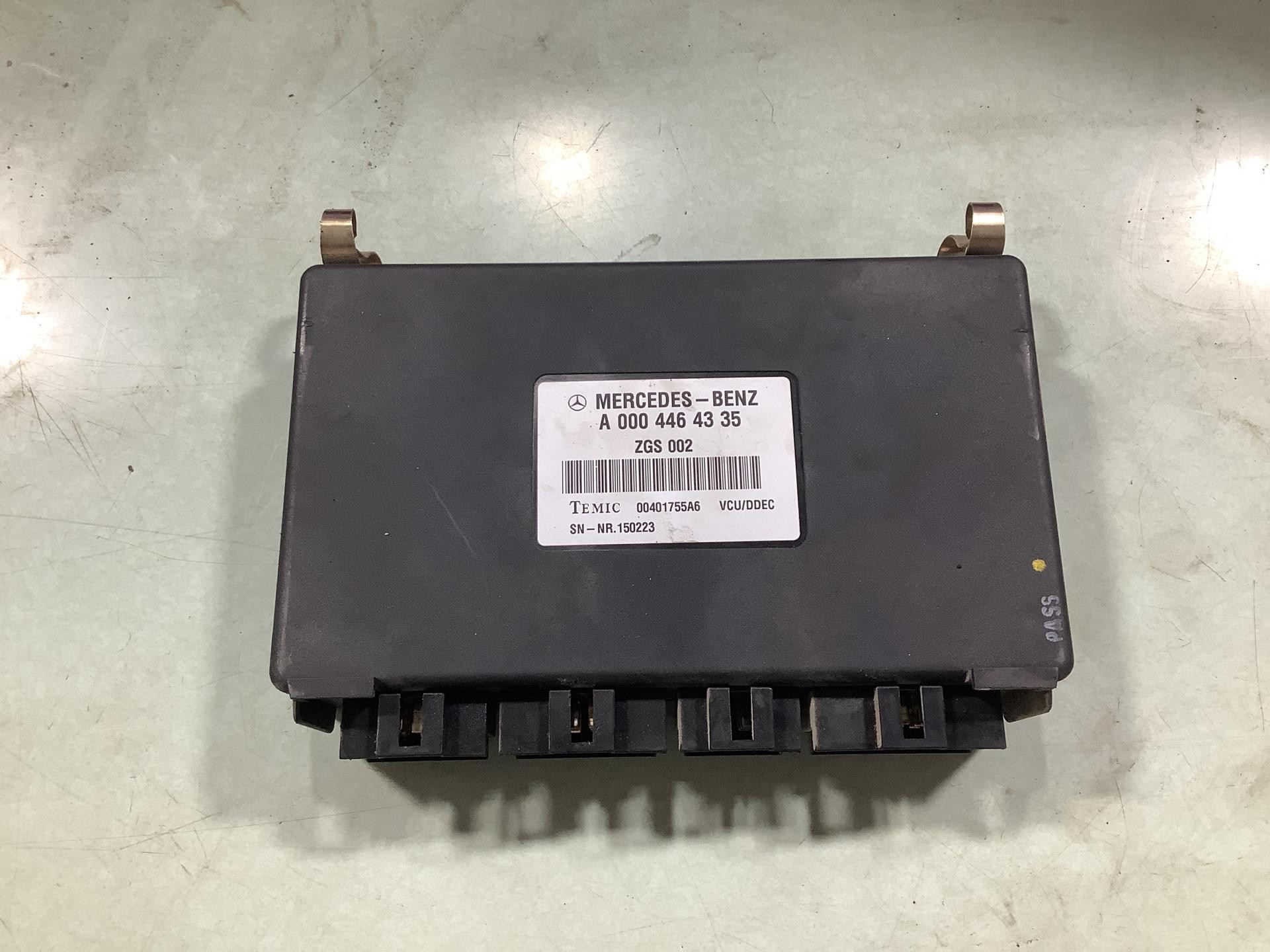 A000-446-1735 | Freightliner COLUMBIA 120 Cab Control Module CECU for Sale