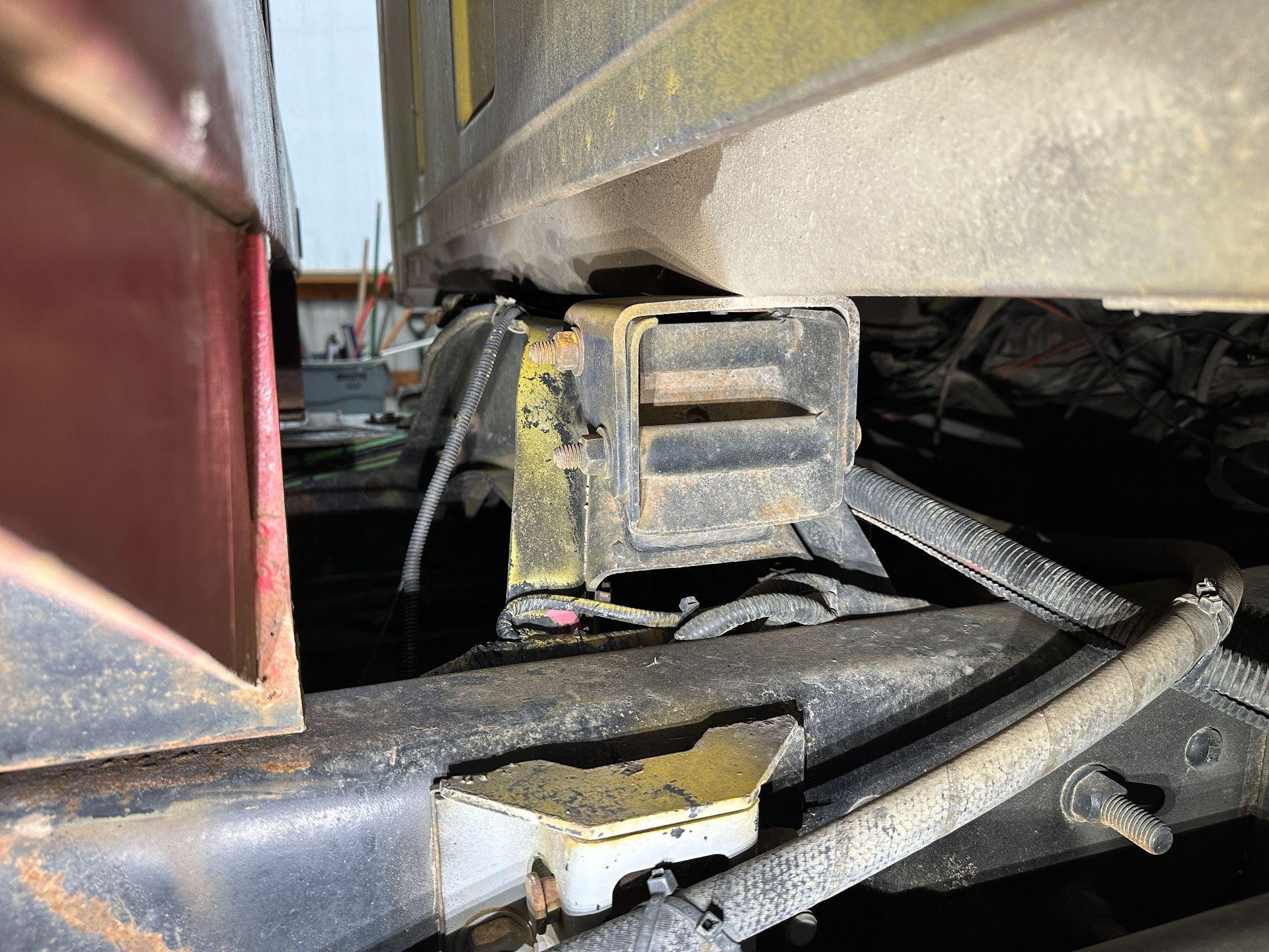 Ford L8501 Cab Suspension for Sale