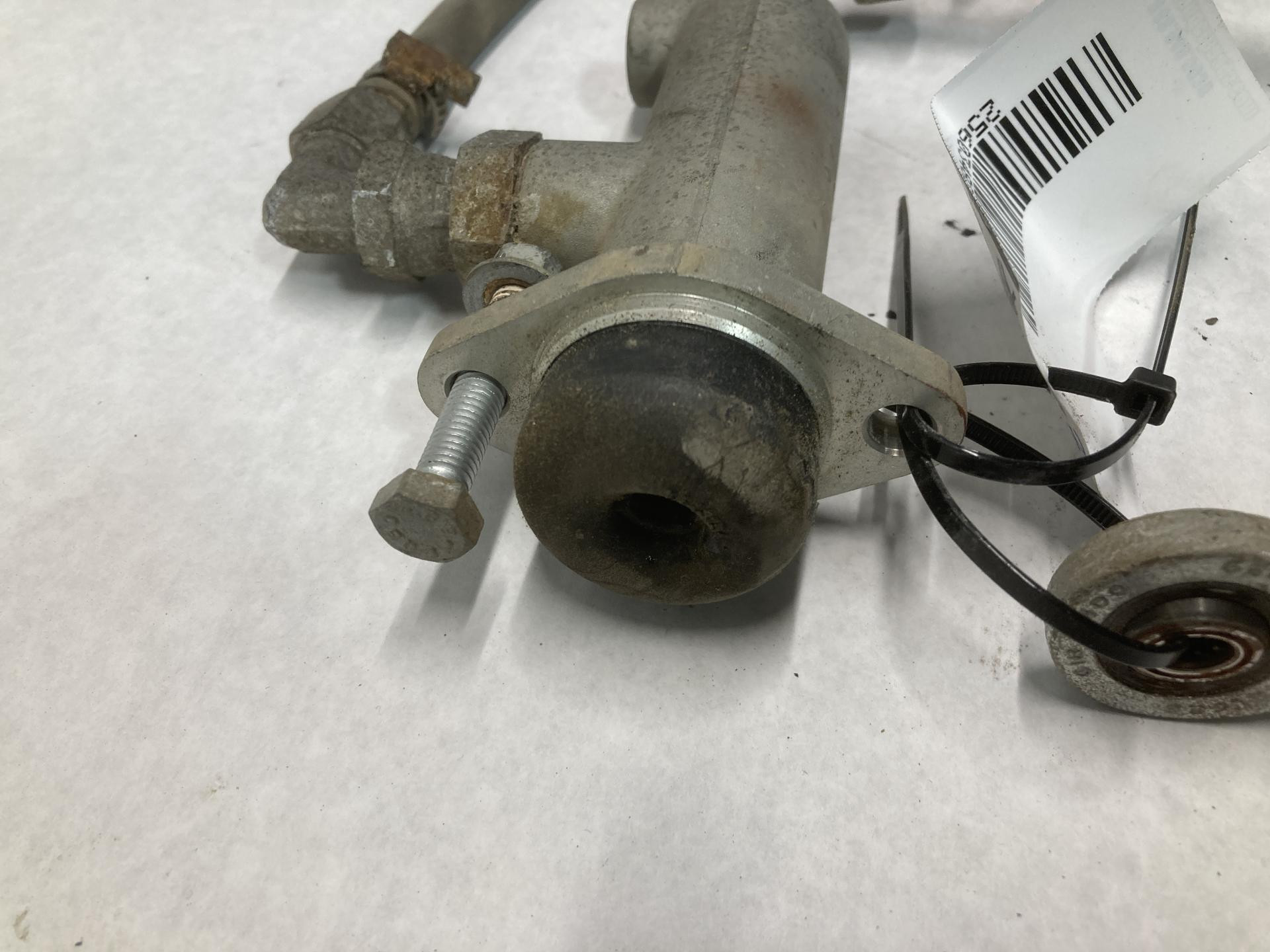 Mack MS MIDLINER Clutch Master Cylinder for Sale