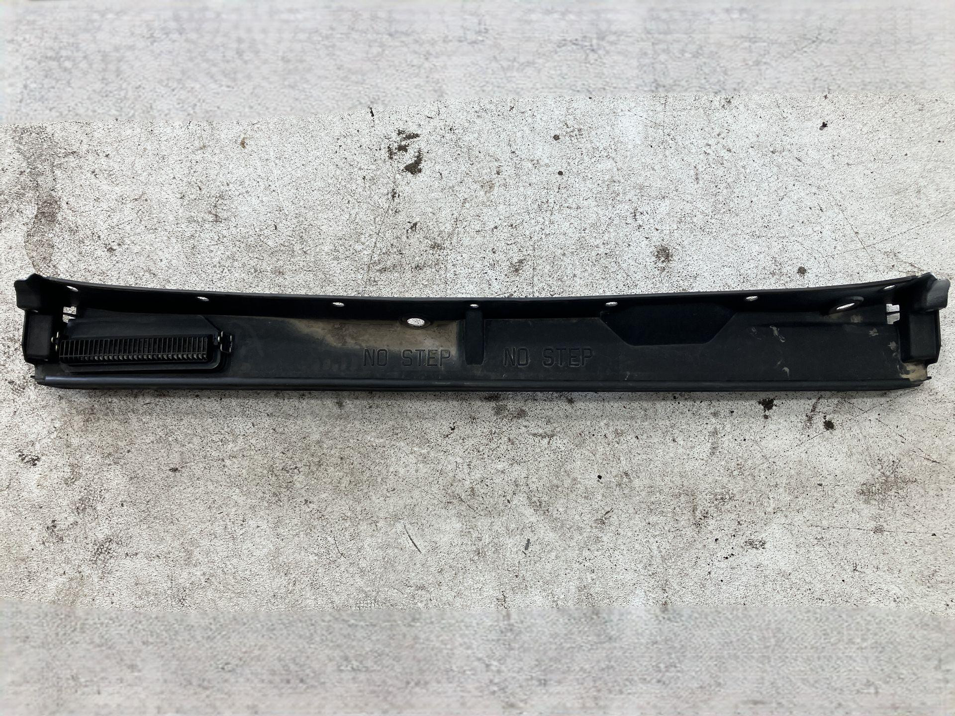 84725939 | Volvo VNL Cowl for Sale