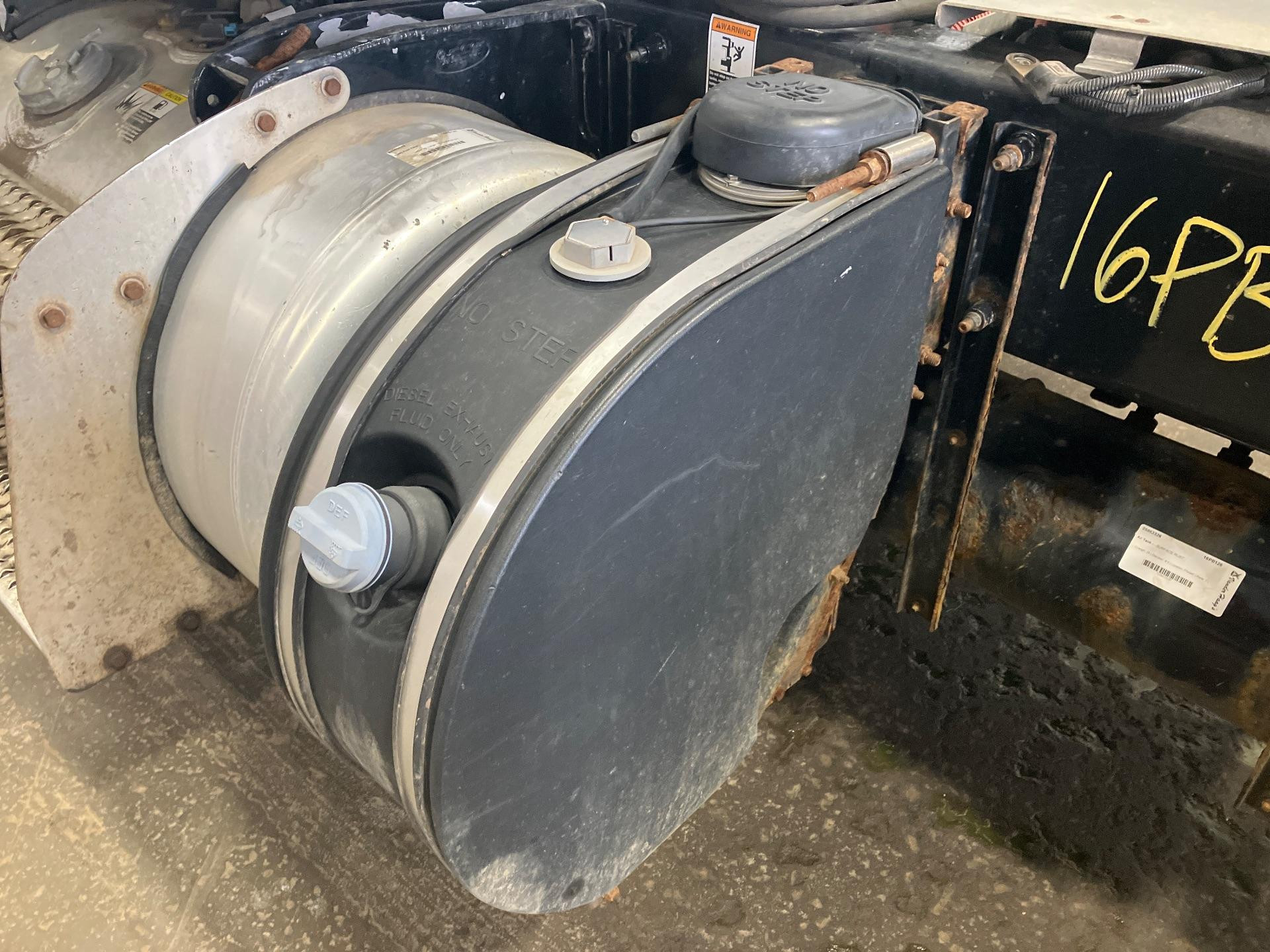 Peterbilt 382 DEF | Urea Tank for Sale