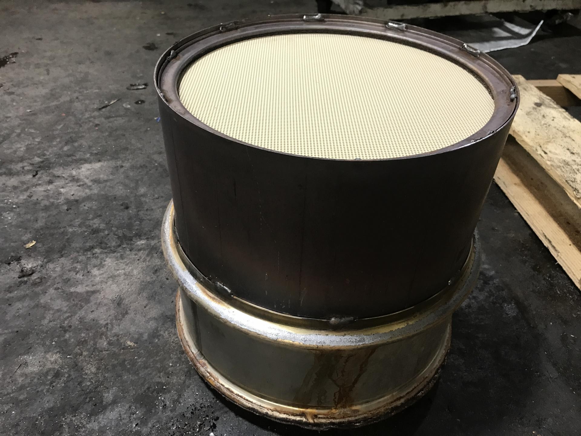 22810502 | Volvo D13 Exhaust DPF Filter for Sale