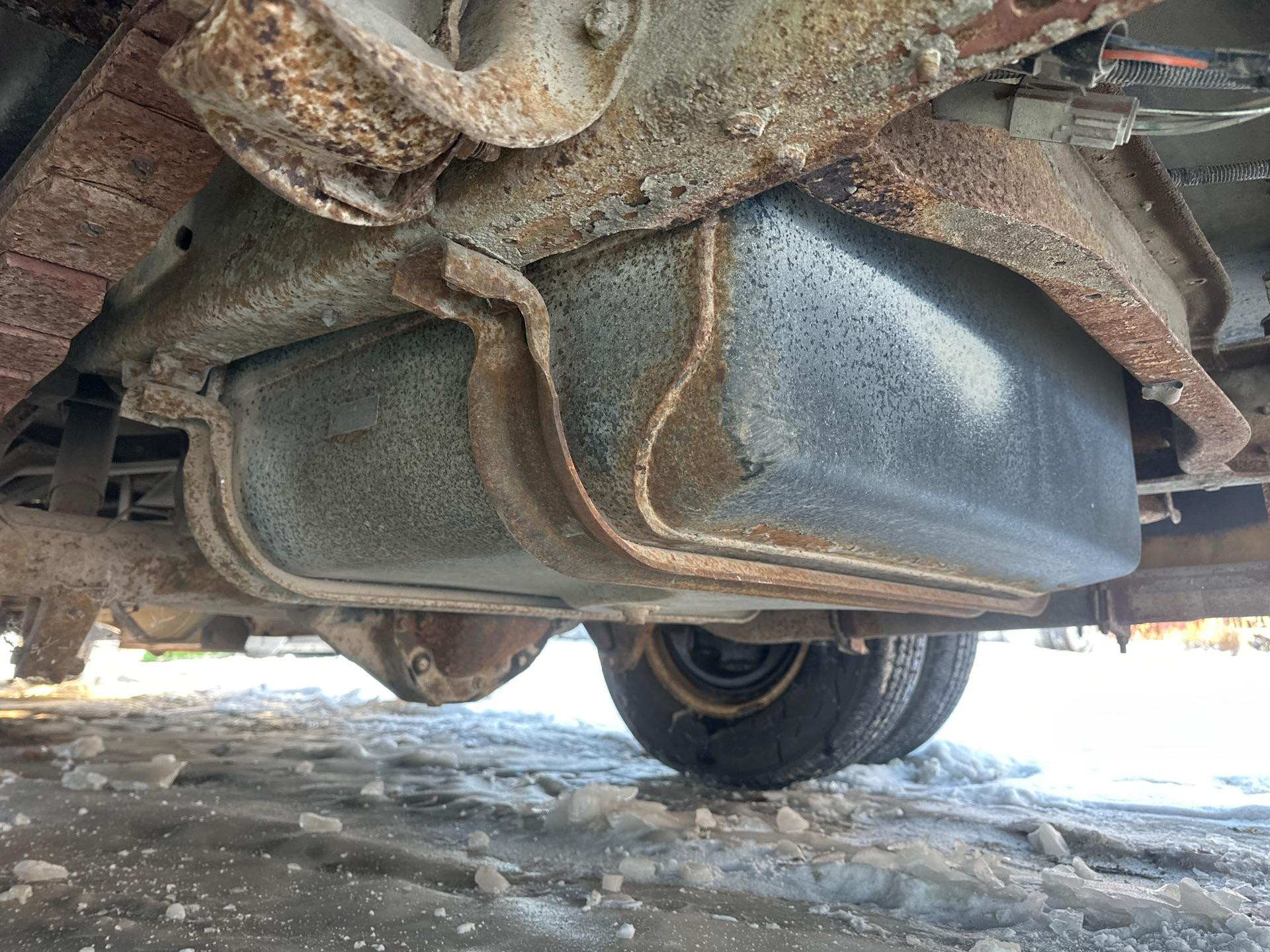 8368903 | Ford E350 CUBE VAN Fuel Tank for Sale