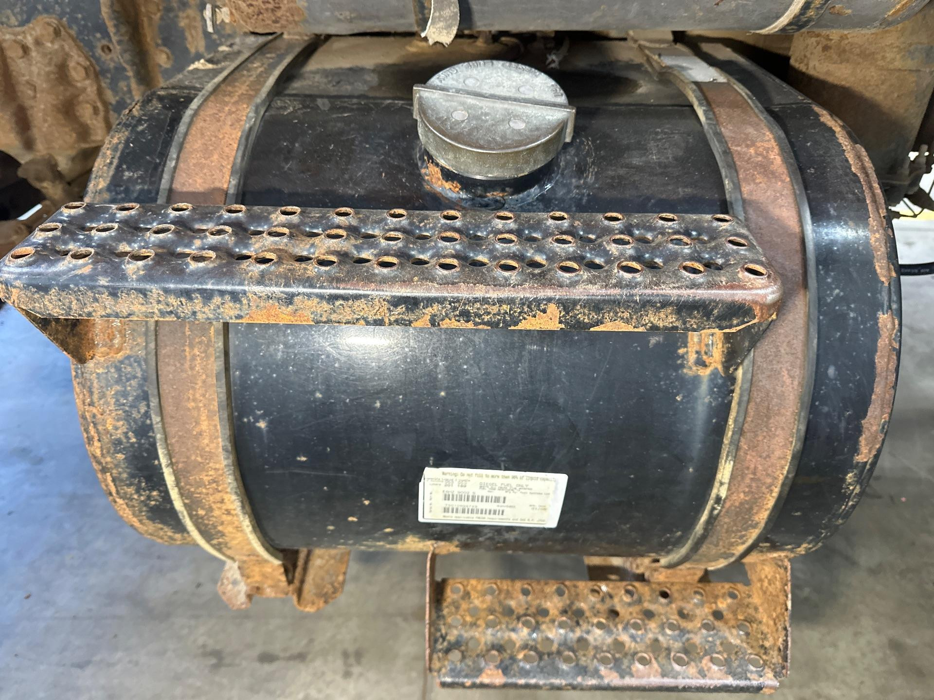 E6HZ9002S | Ford LT8000 Fuel Tank for Sale