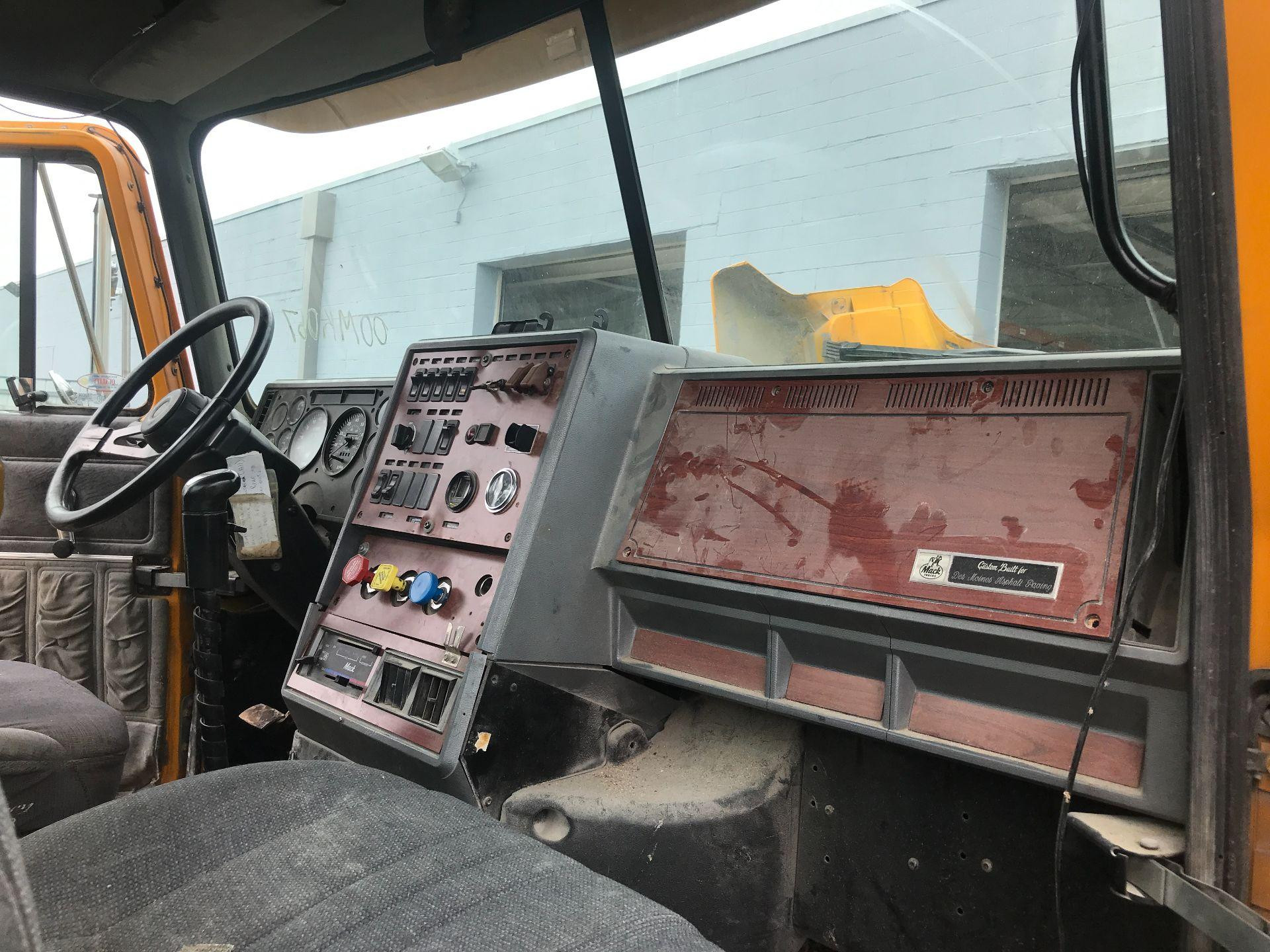 Mack CH600 Dash Assembly for Sale