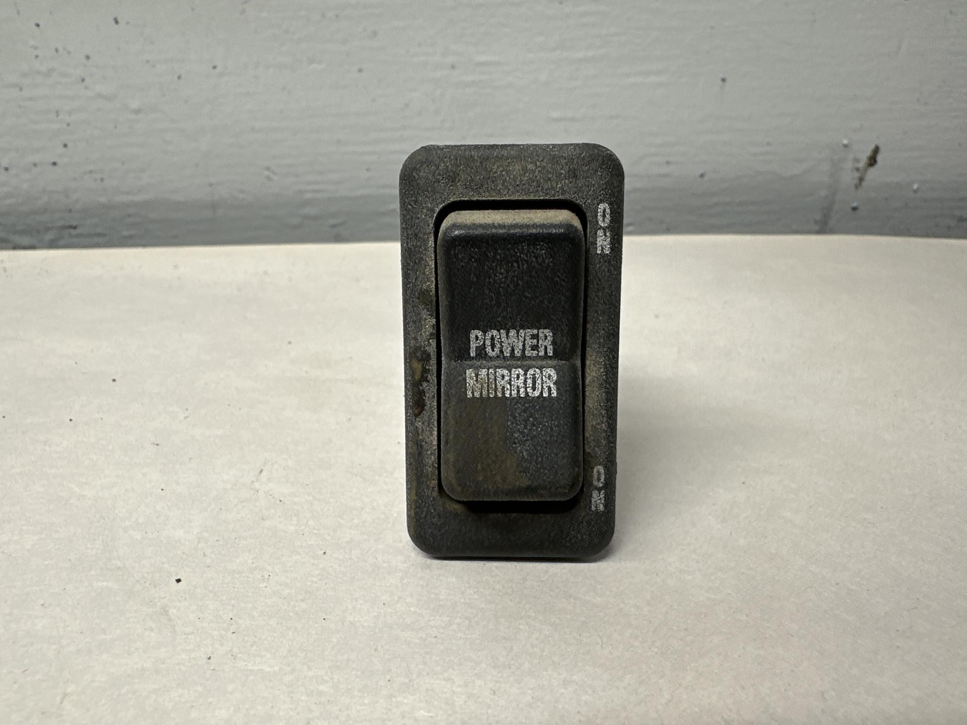 1667476C2 | International 8200 Dash/Console Switch for Sale