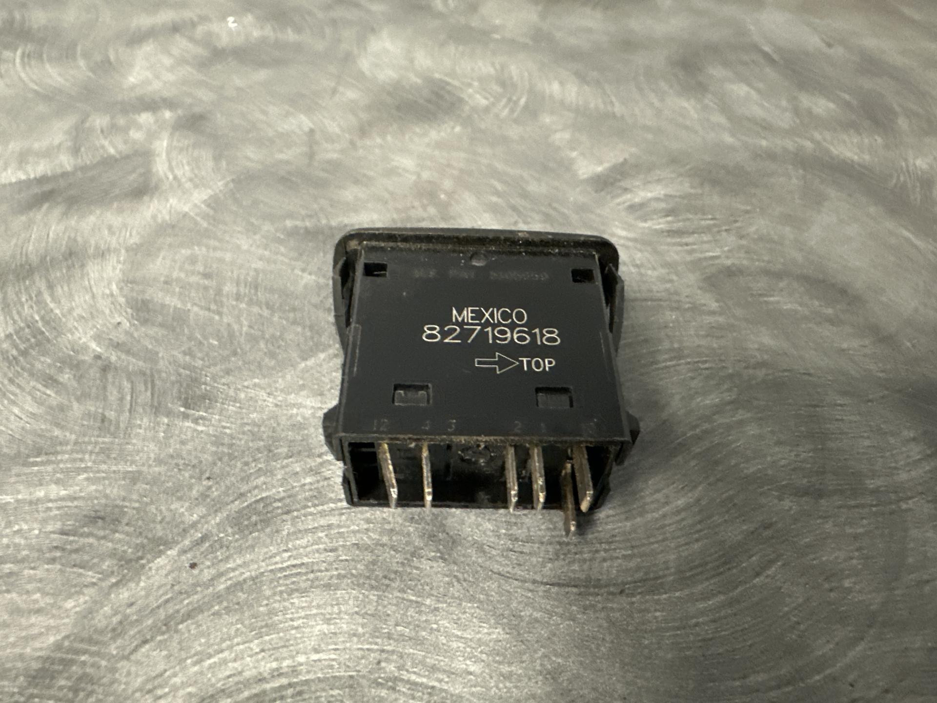 82719618 | Mack CHU Dash/Console Switch for Sale
