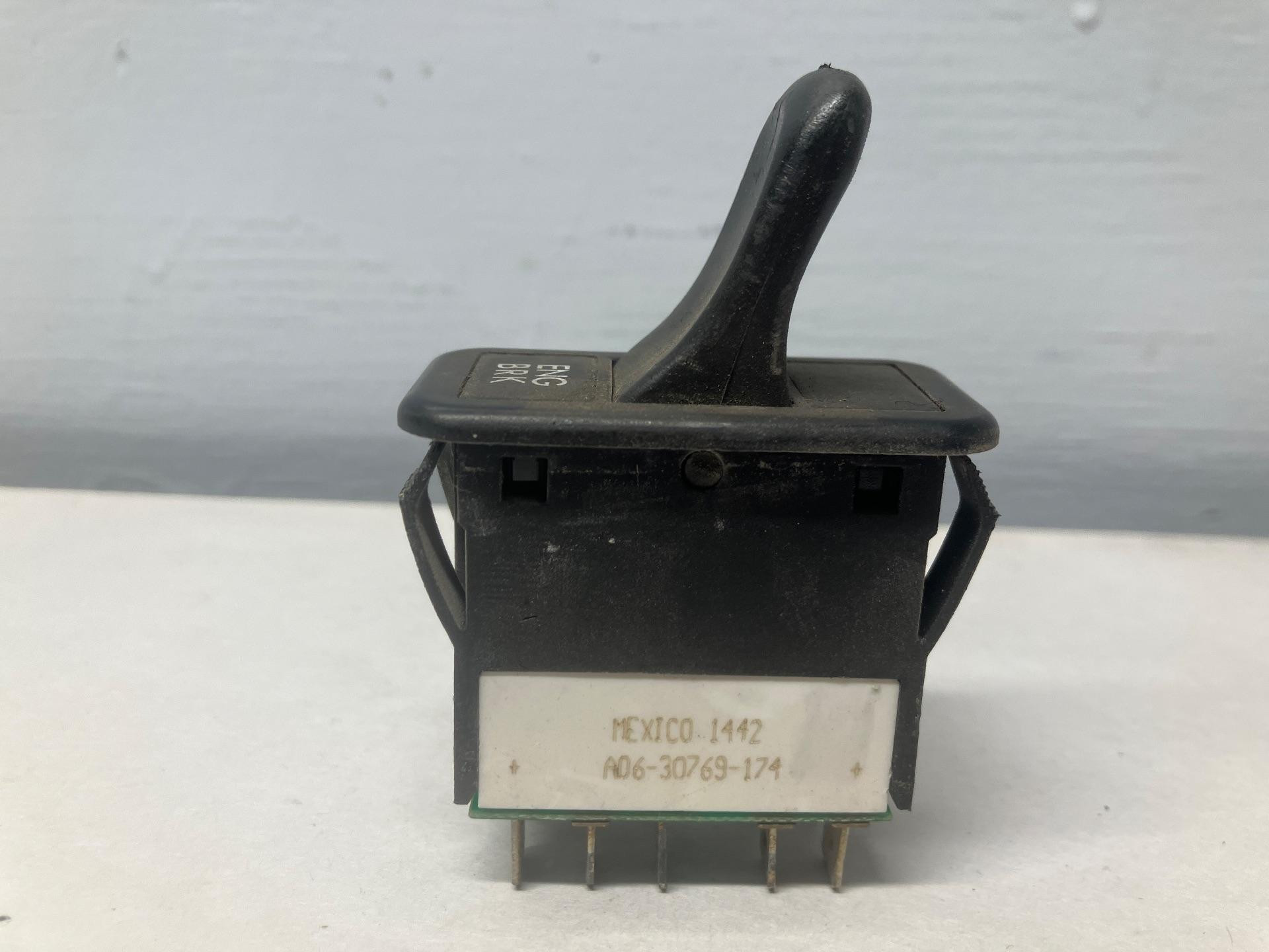 A06-30769-174 | Freightliner M2 112 Dash/Console Switch for Sale