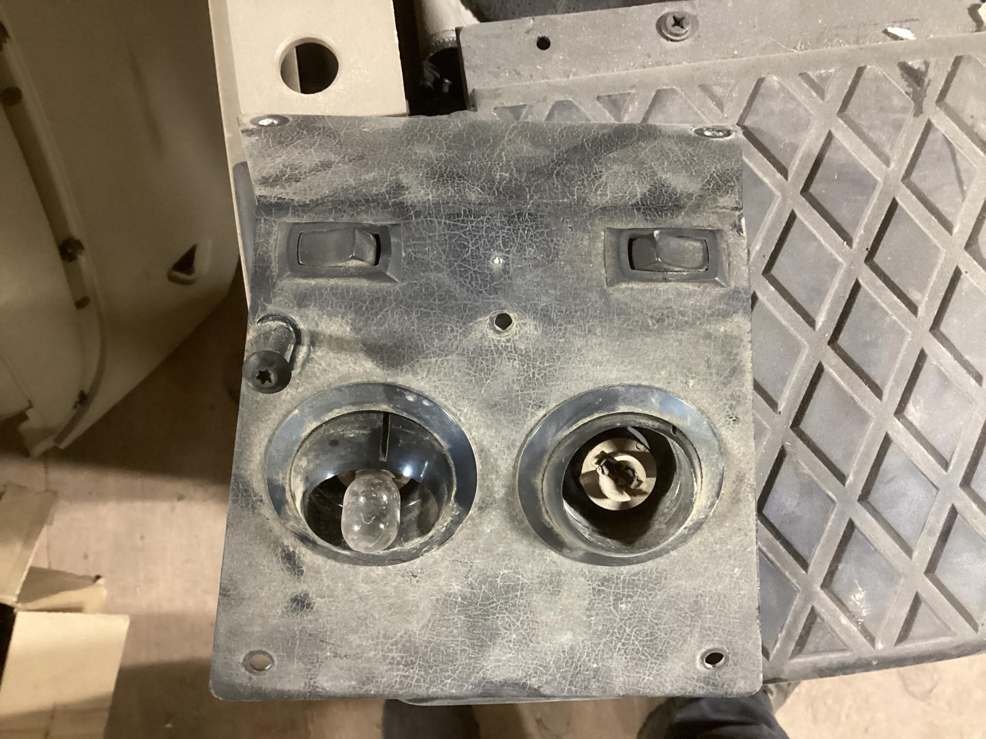 Kenworth T800 Dash/Console Switch for Sale