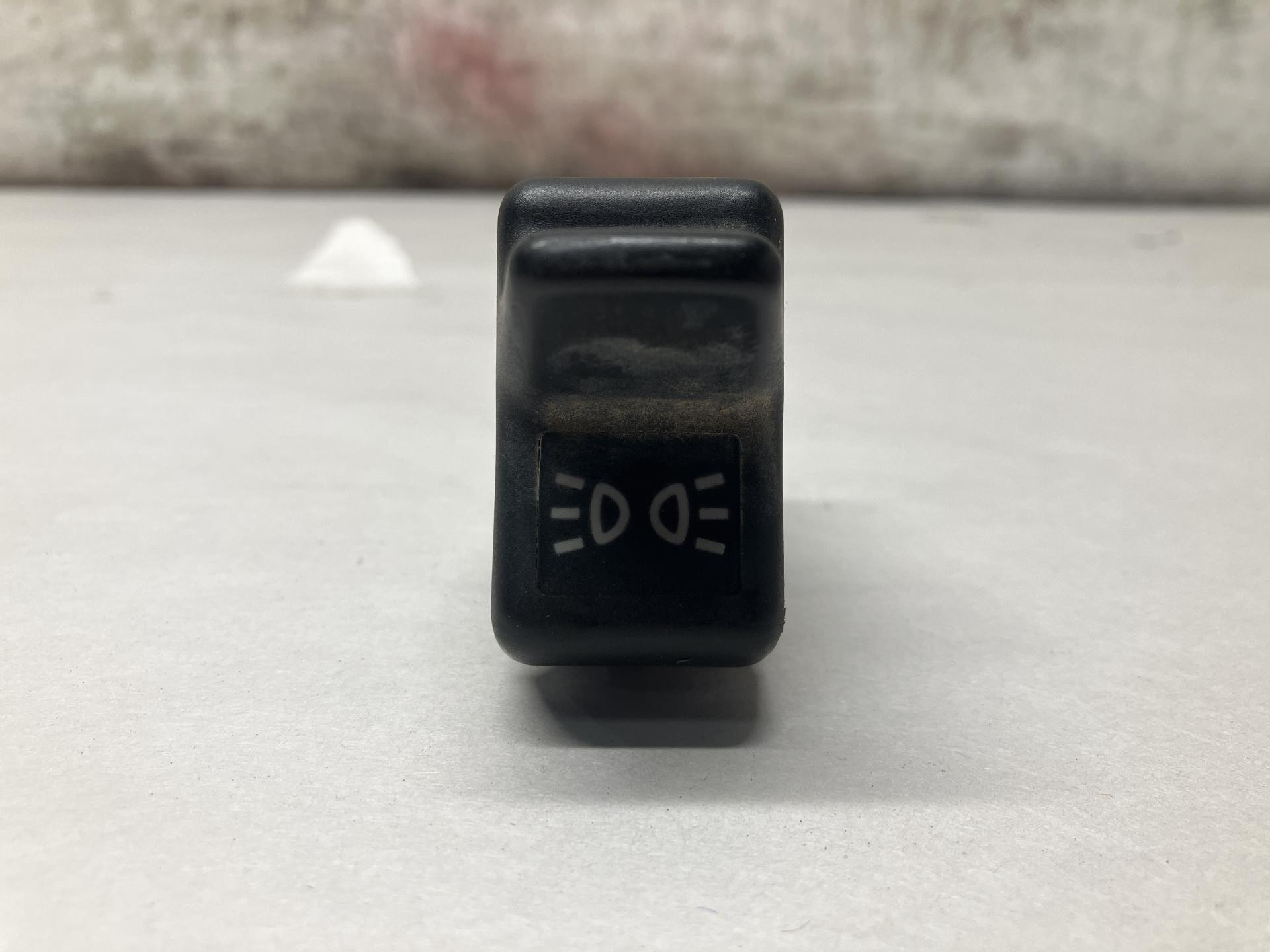 1624125 | Volvo VNL Dash/Console Switch for Sale