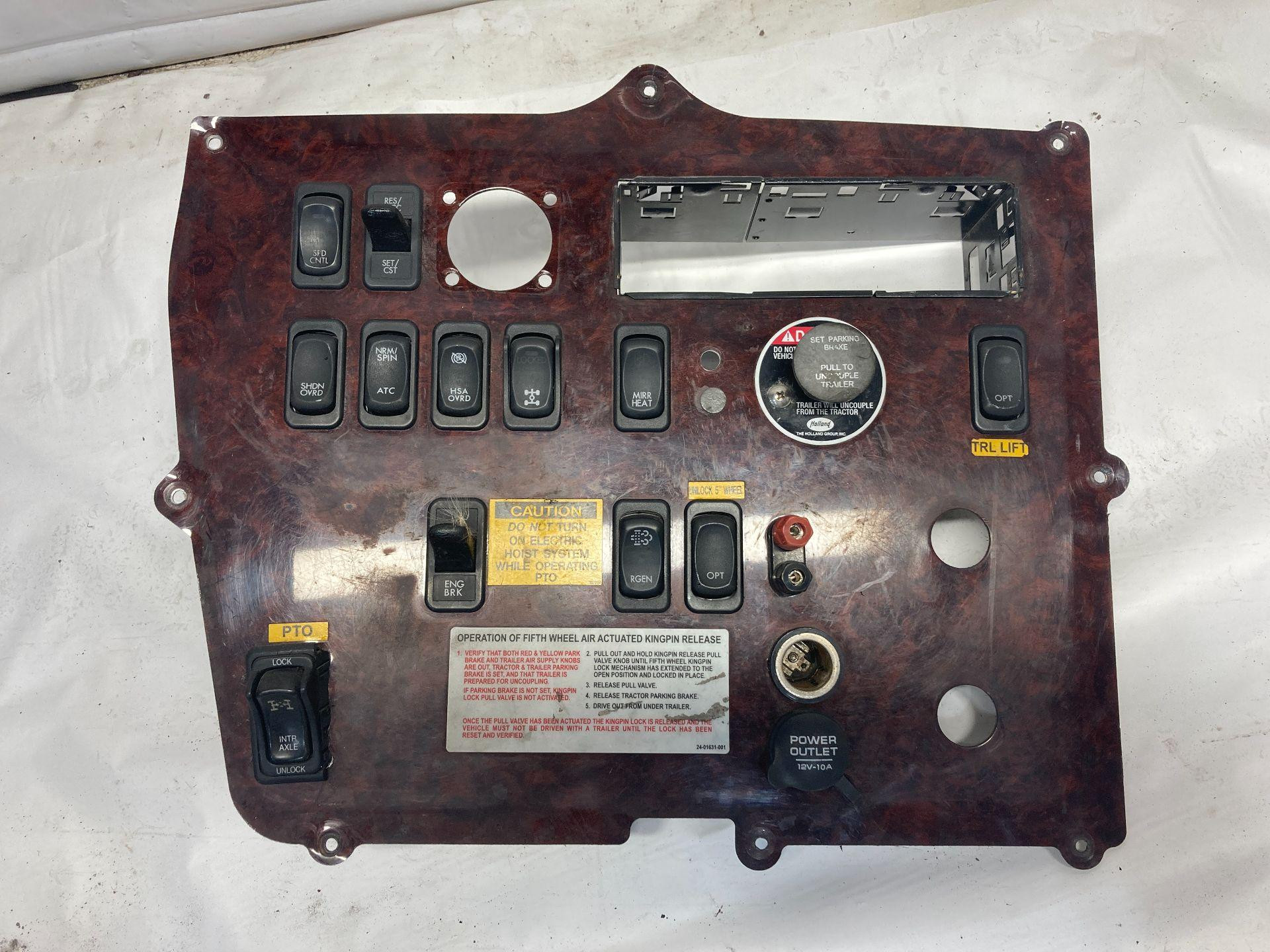 22-58883-001 | Freightliner 114SD Dash Panel for Sale