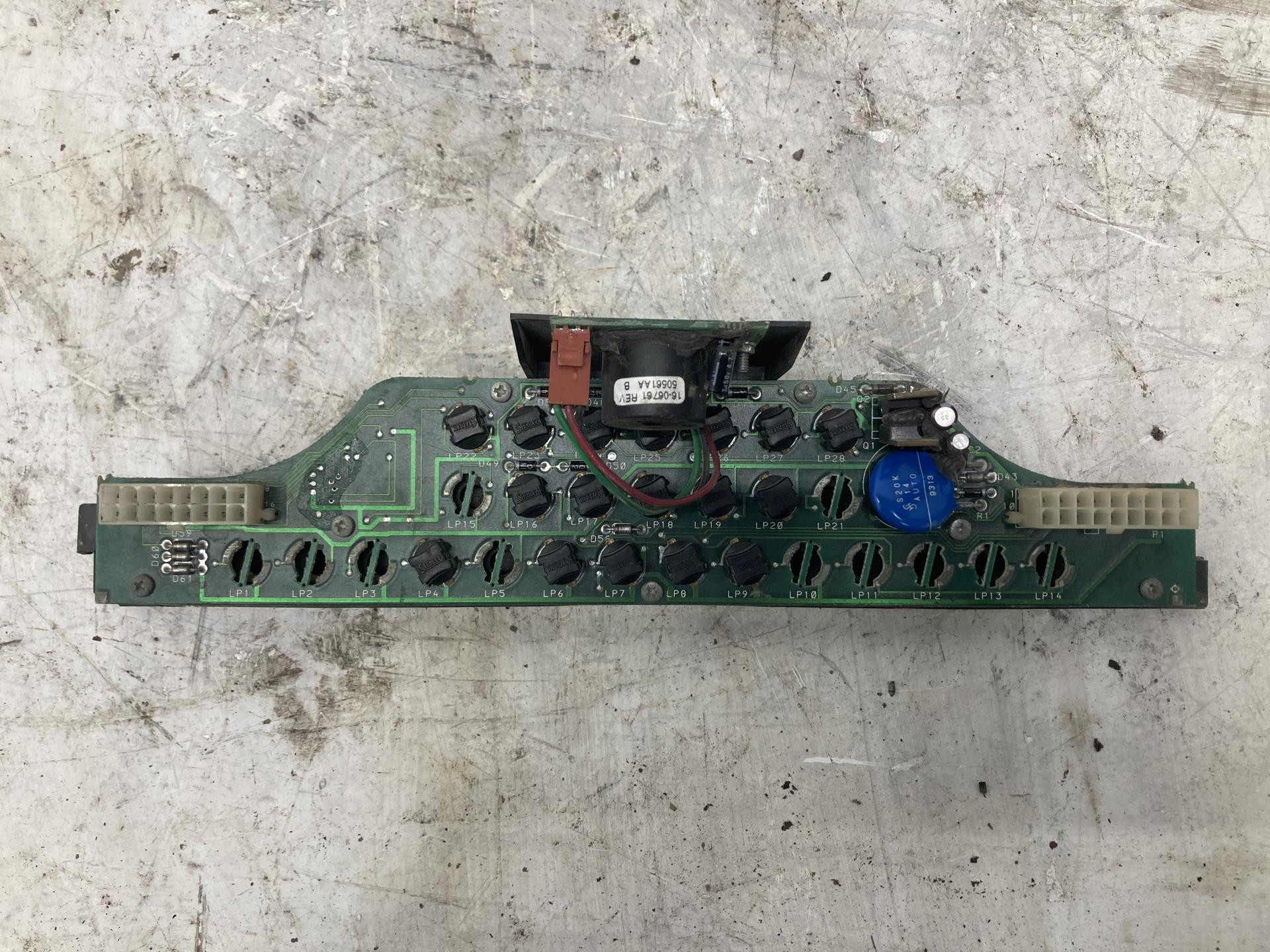 16-06760 | Peterbilt 377 Miscellaneous Lighting for Sale