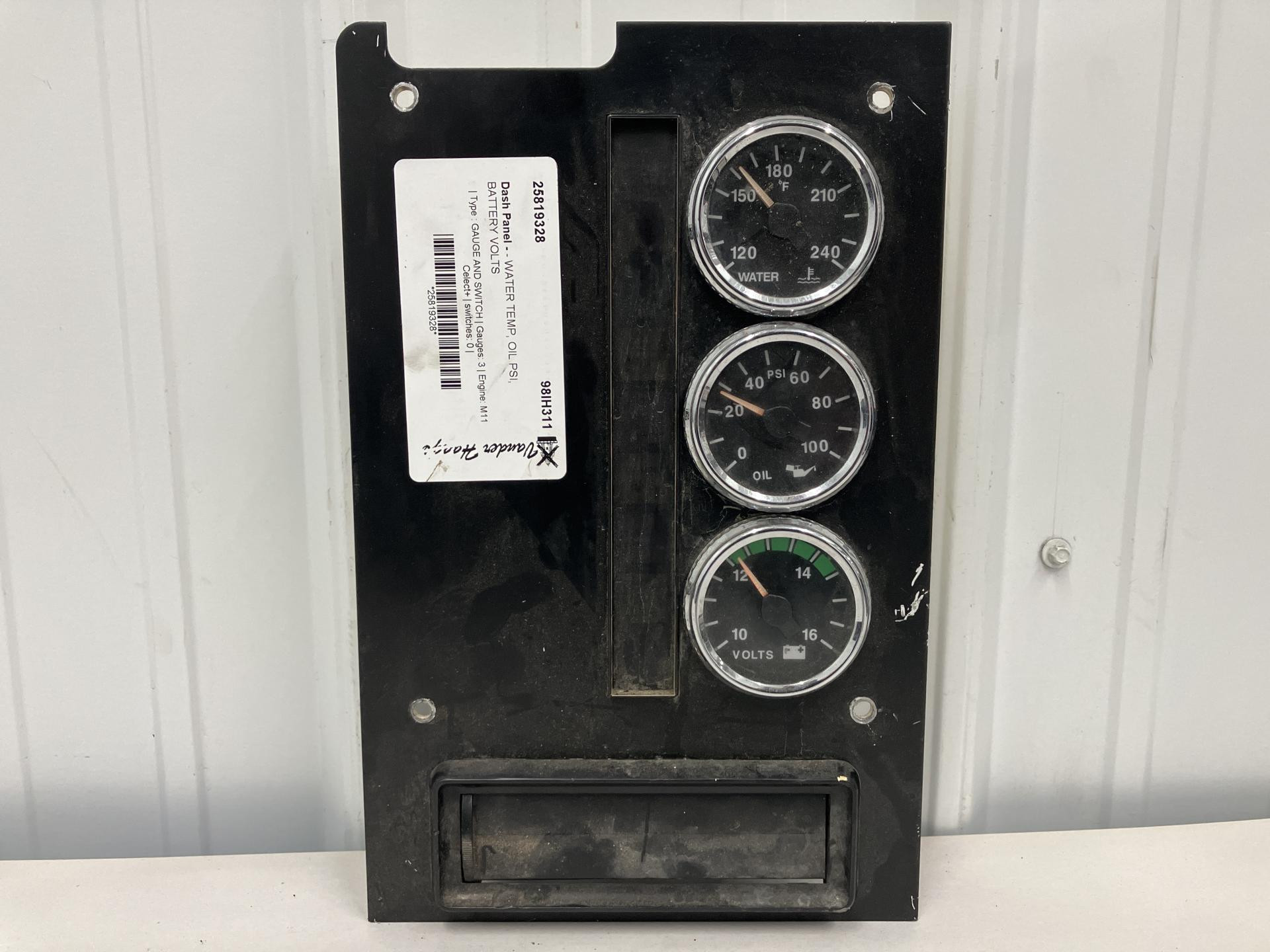 International 9100 Dash Panel for Sale