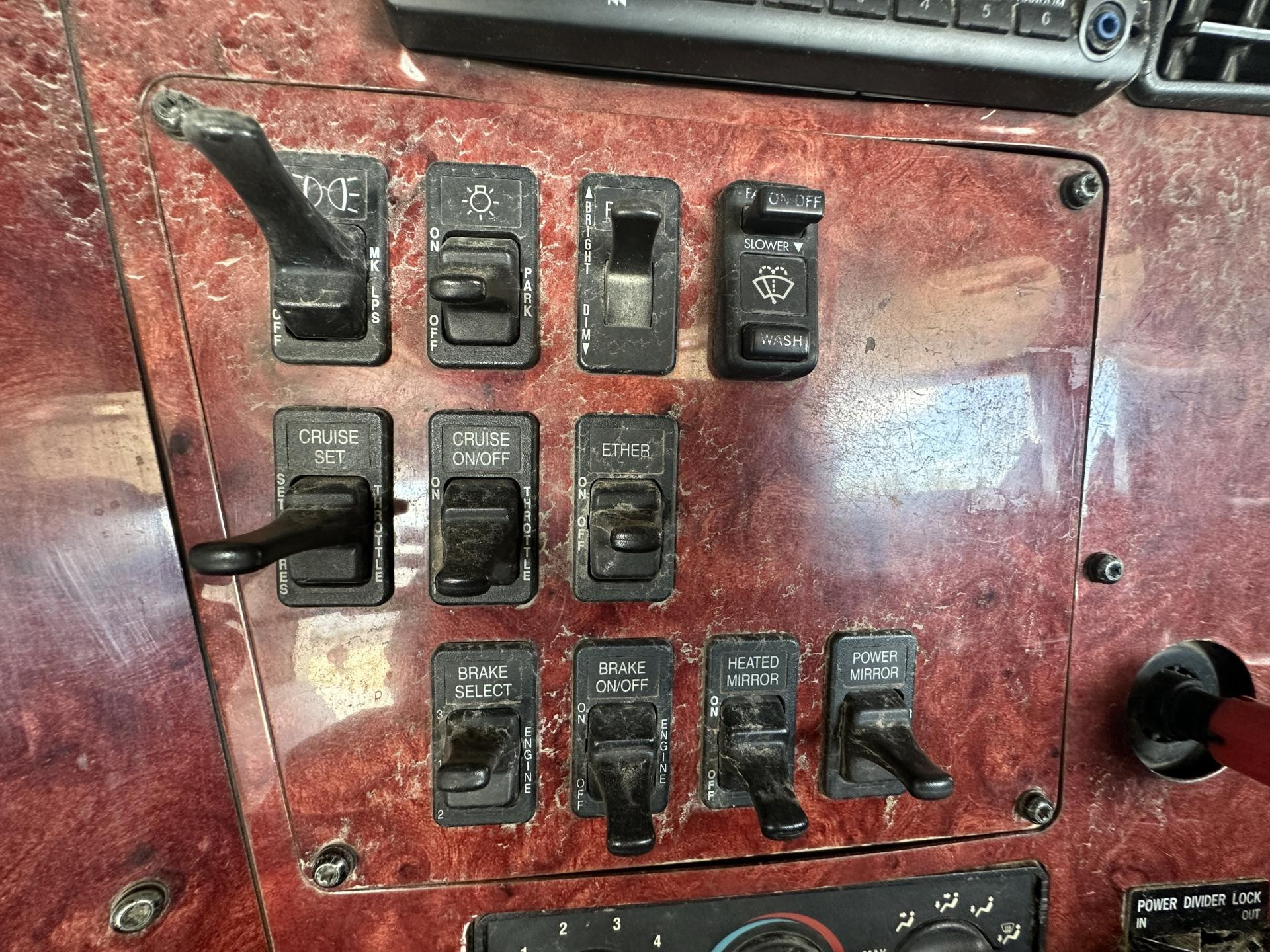 International 9200 Dash Panel for Sale