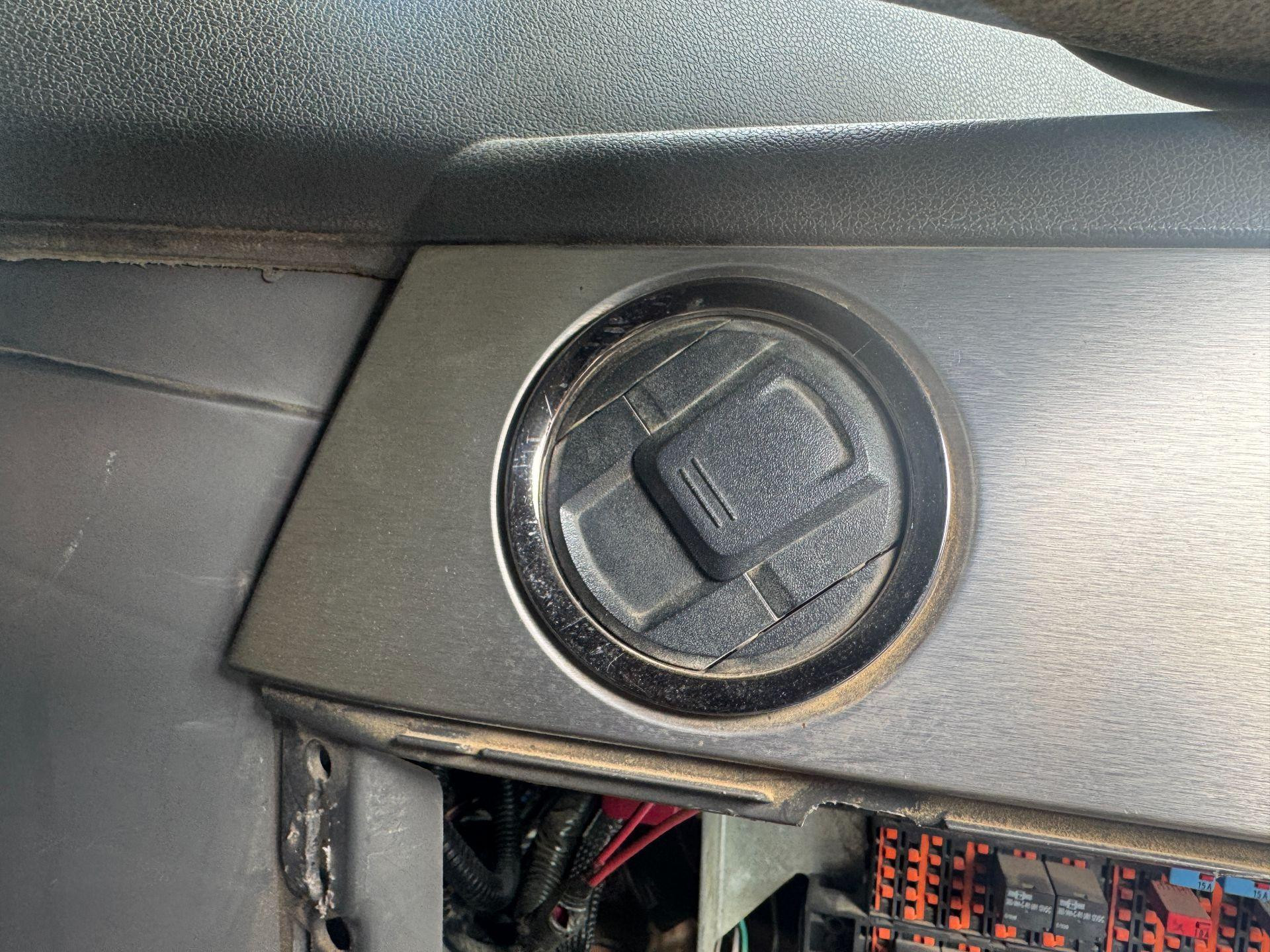 CAT CT660 Dash Panel for Sale