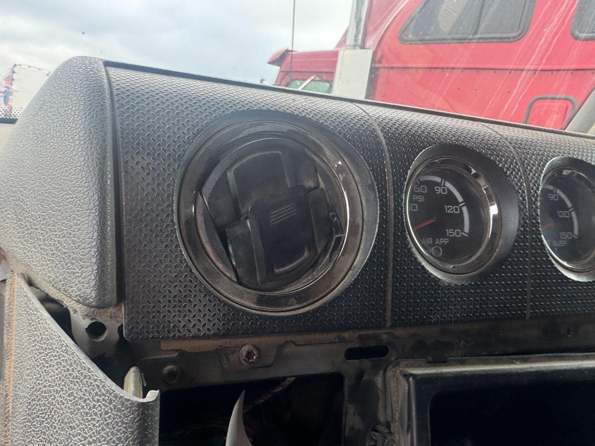 CAT CT660 Dash Panel for Sale