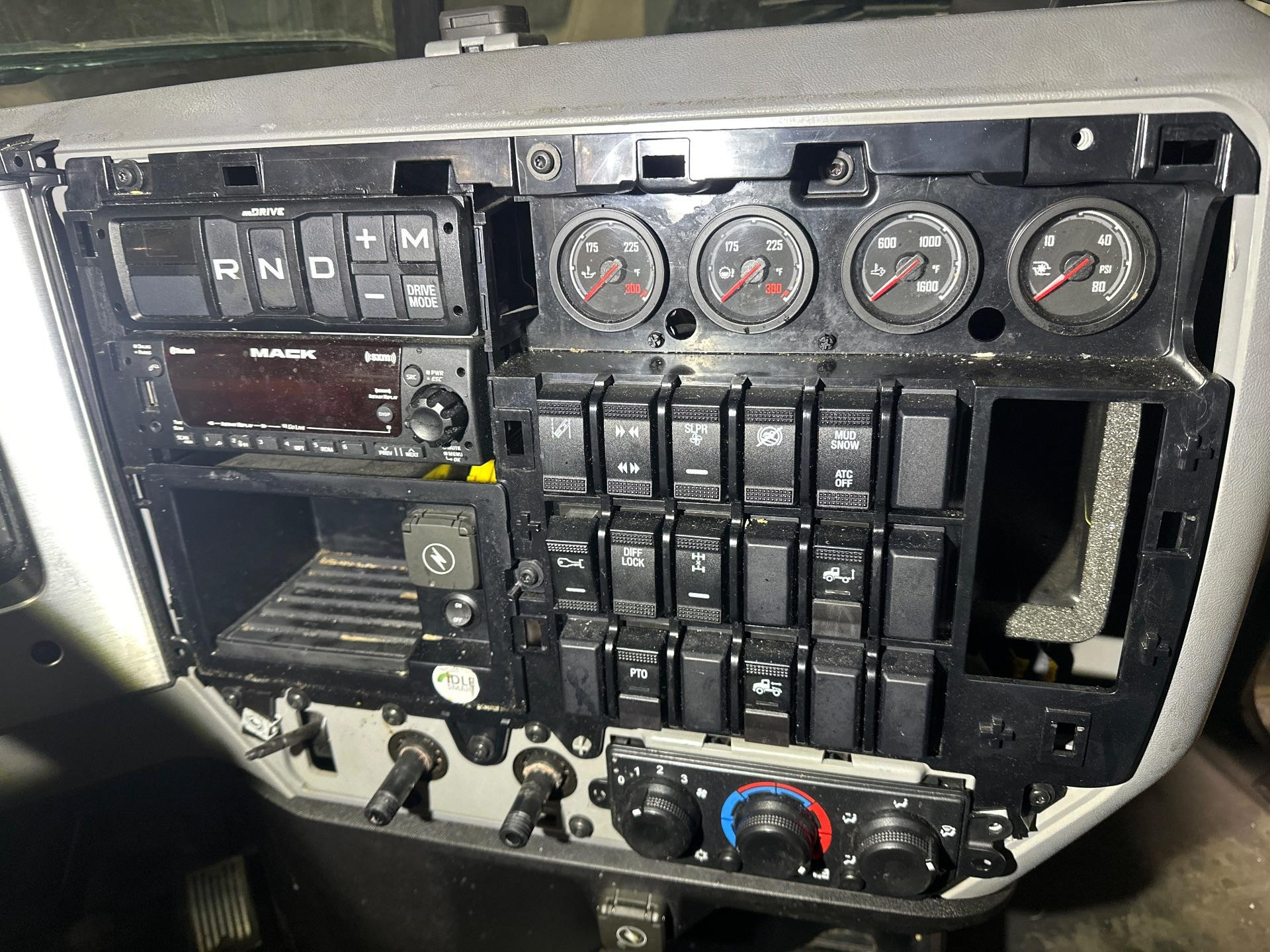84755897 | Mack ANTHEM (AN) Dash Panel for Sale
