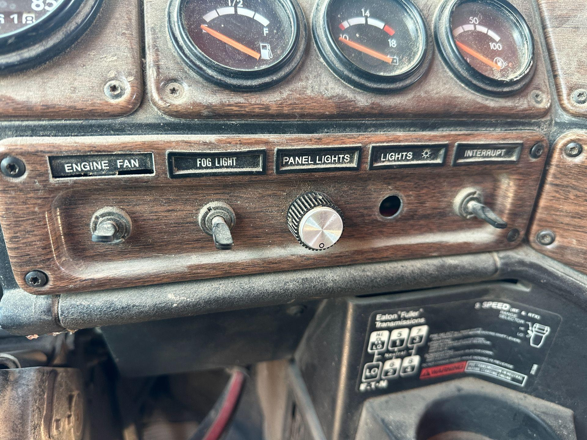 Freightliner FLD112 Dash Panel for Sale