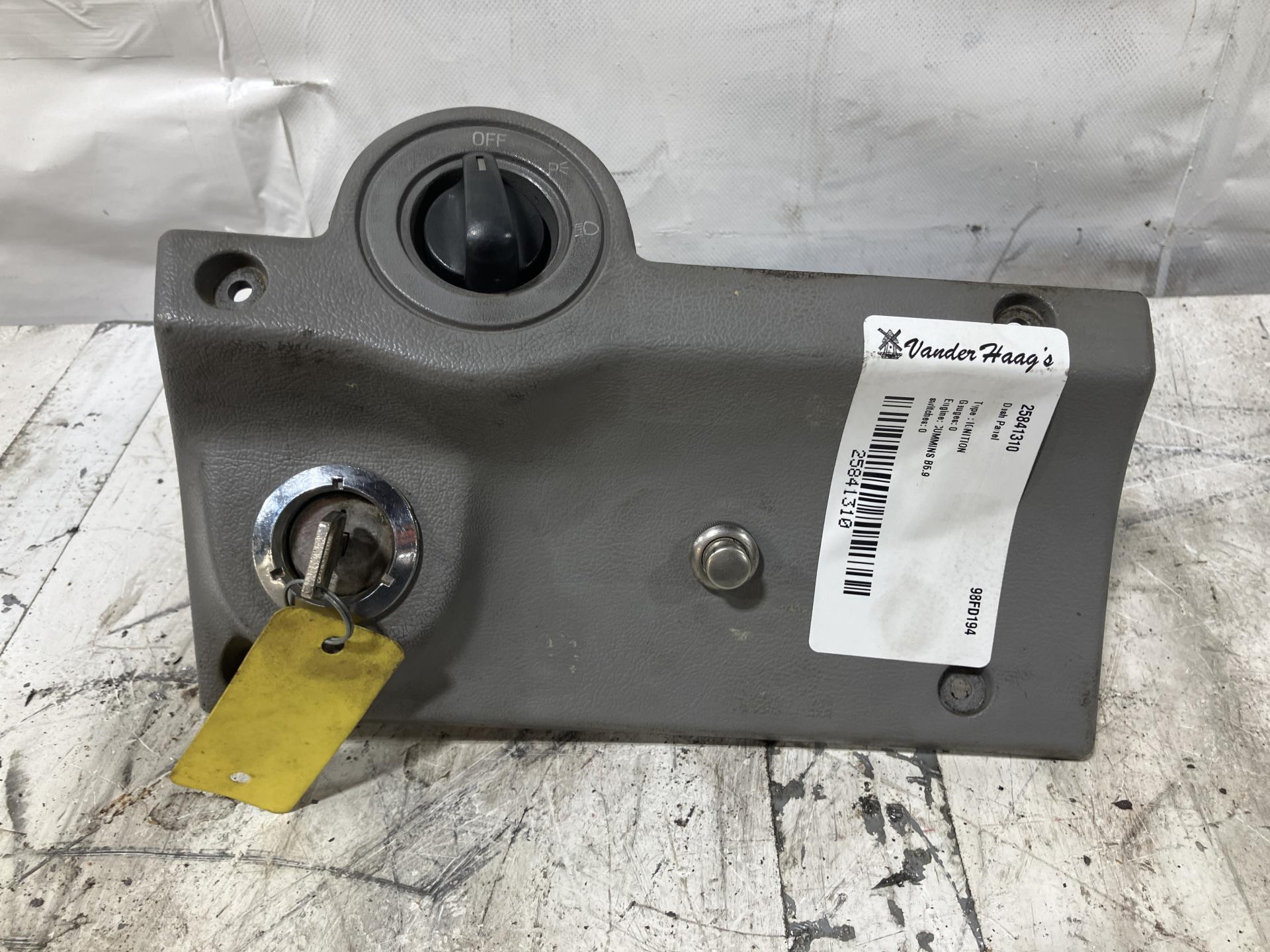 Ford L8501 Dash Panel for Sale